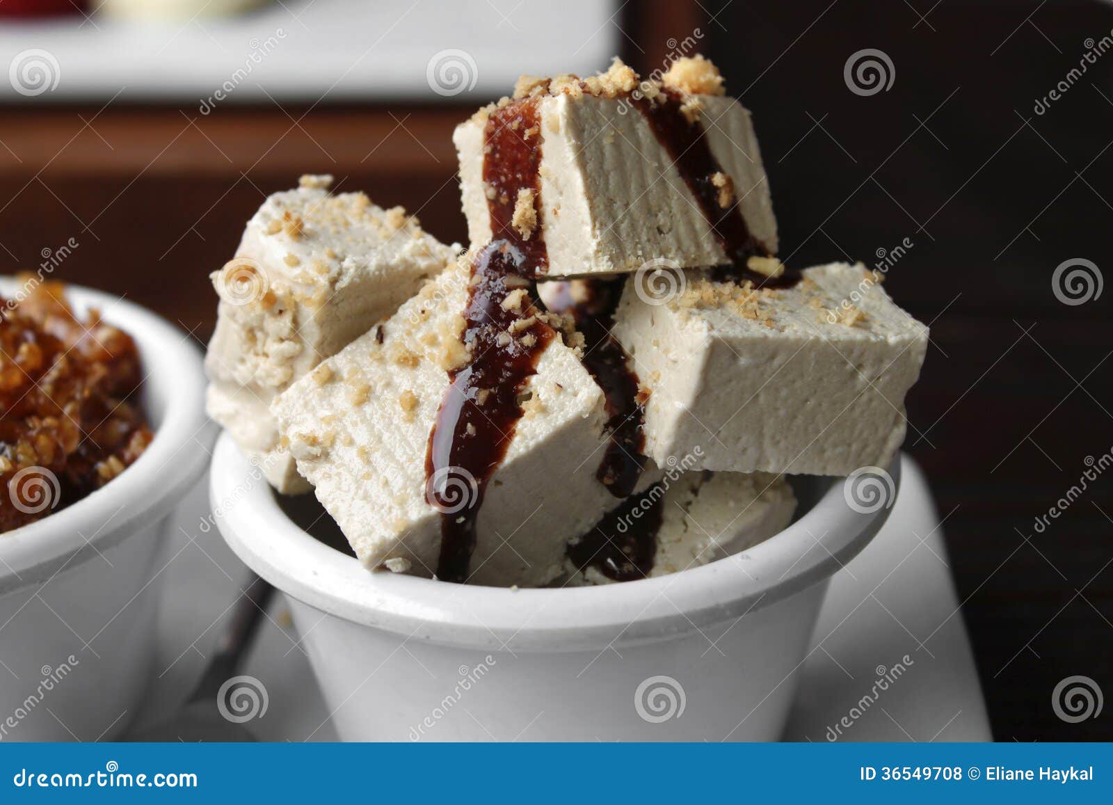 Postre libanés, Halawa foto de archivo. Imagen de cacao - 36549708