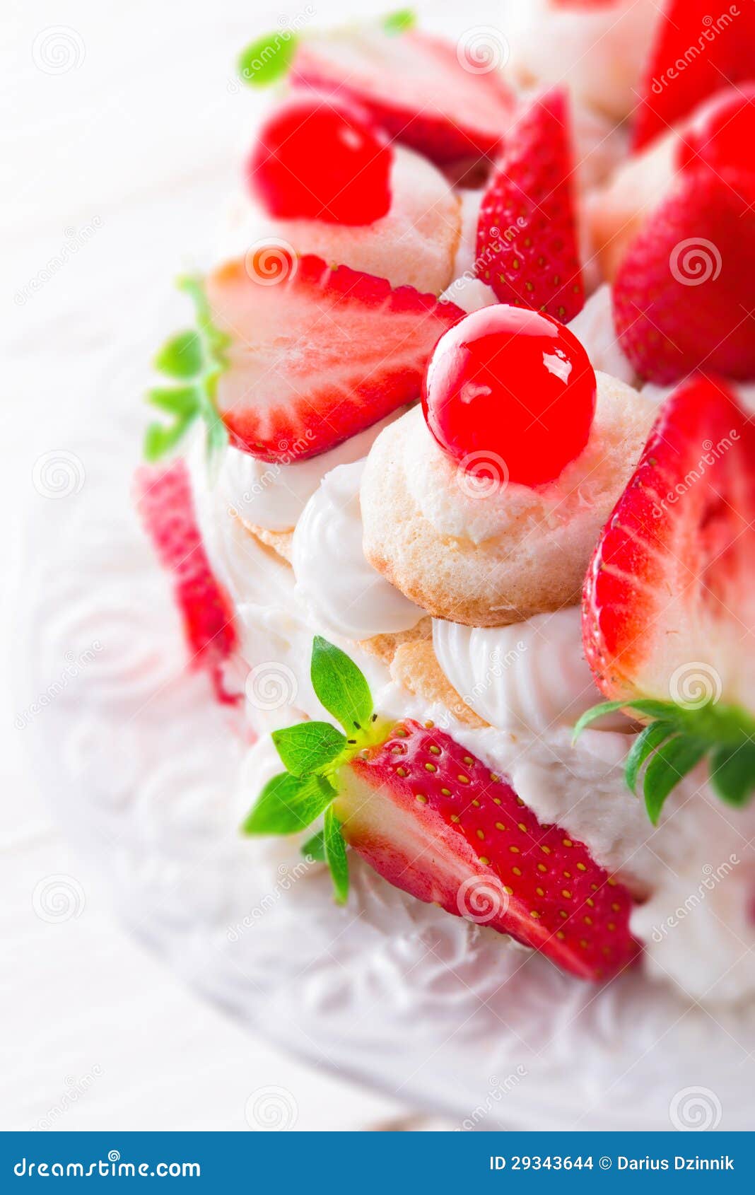 Postre Merengue-basado foto de archivo. Imagen de receta - 29343644