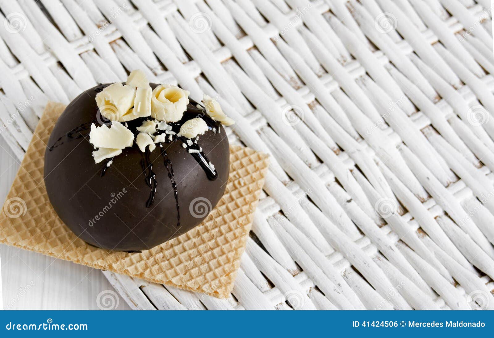 Postre Redondo Del Chocolate, Con Los Microprocesadores De Chocolate ...