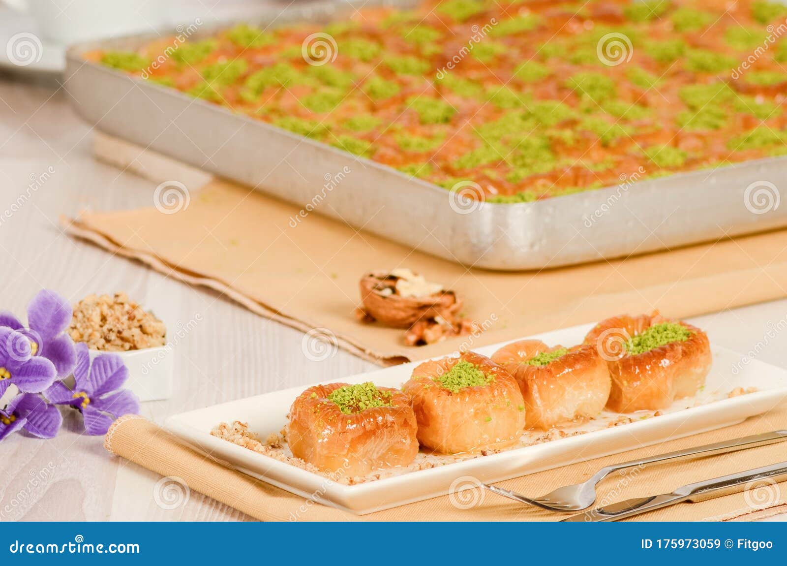 Postre Turco De La Cocina Turca Baklava Imagen de archivo - Imagen de ...