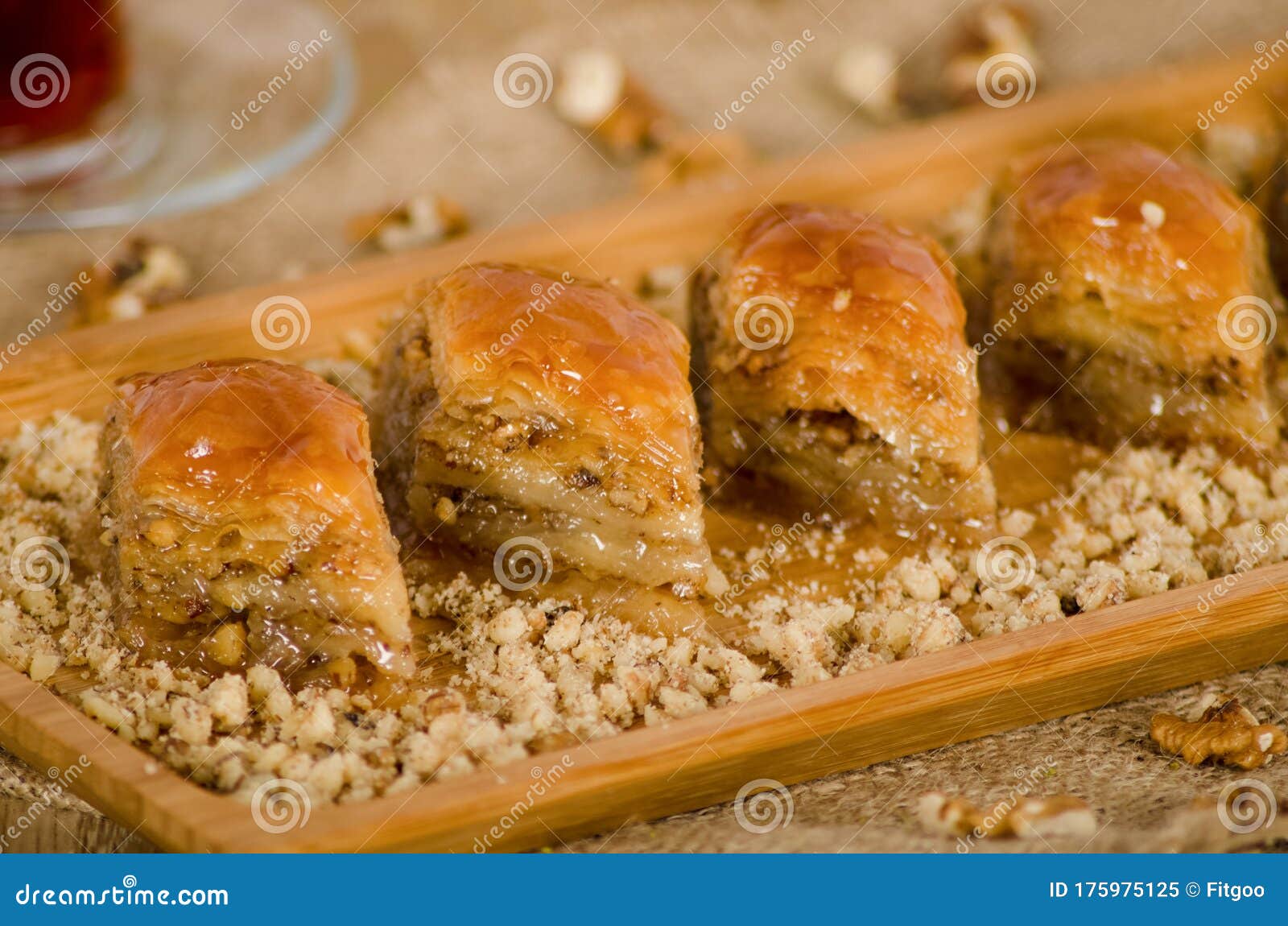 Postre Turco De La Cocina Turca Baklava Imagen de archivo - Imagen de ...