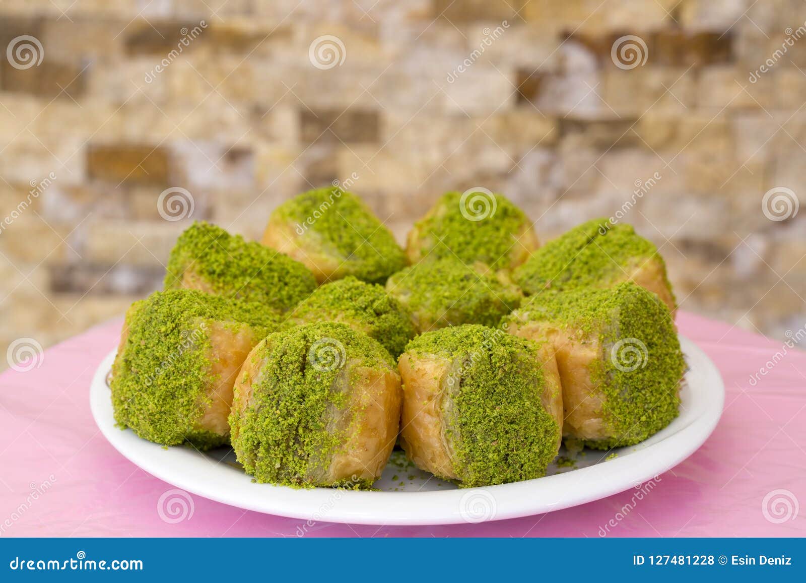 Postres Turcos Tradicionales; Baklava Foto de archivo - Imagen de dulce ...