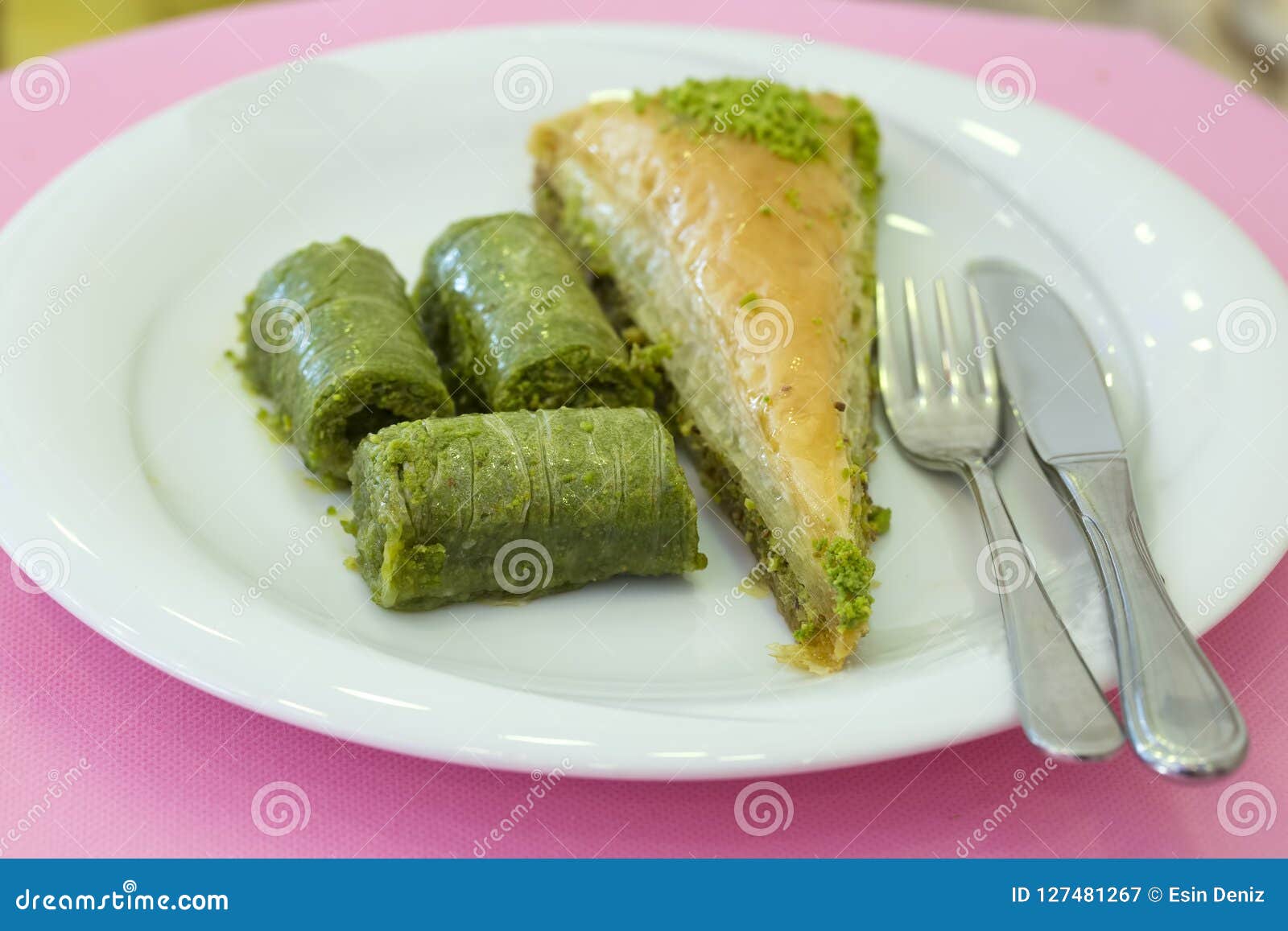 Postres Turcos Tradicionales; Baklava Imagen de archivo - Imagen de ...