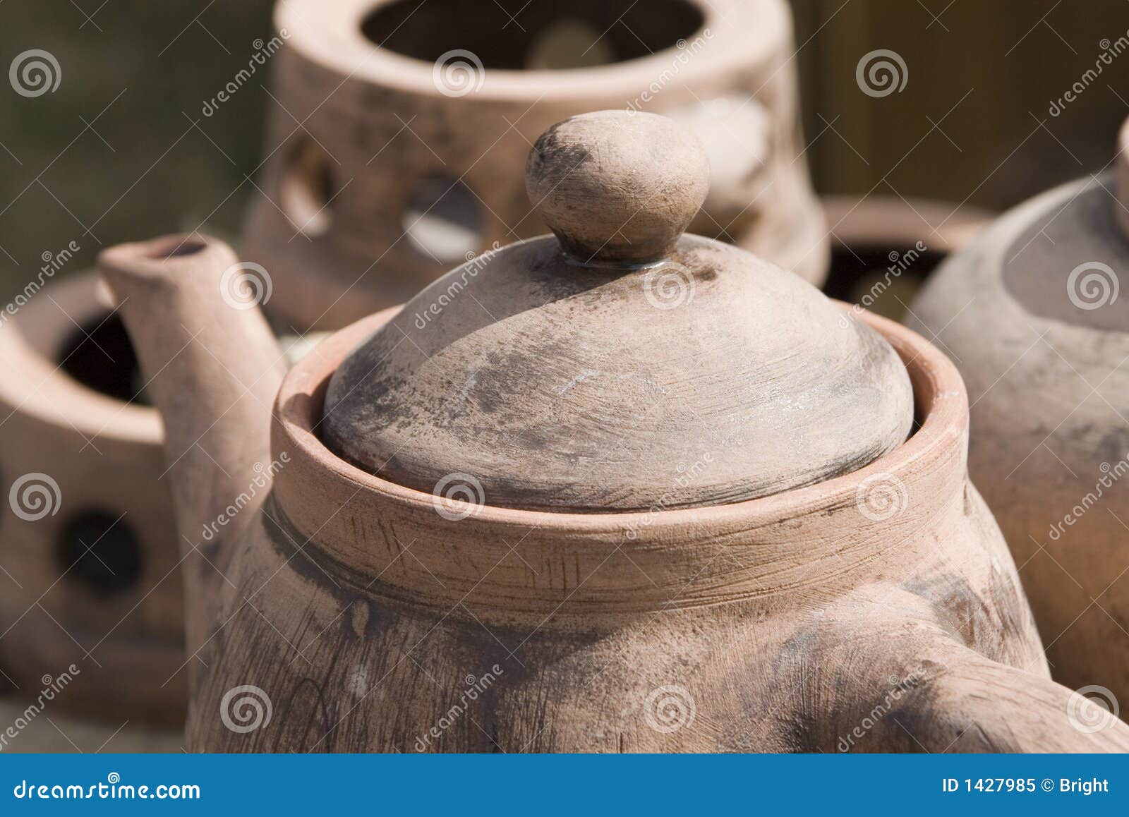 POT di argilla immagine stock. Immagine di modello, latta - 1427985