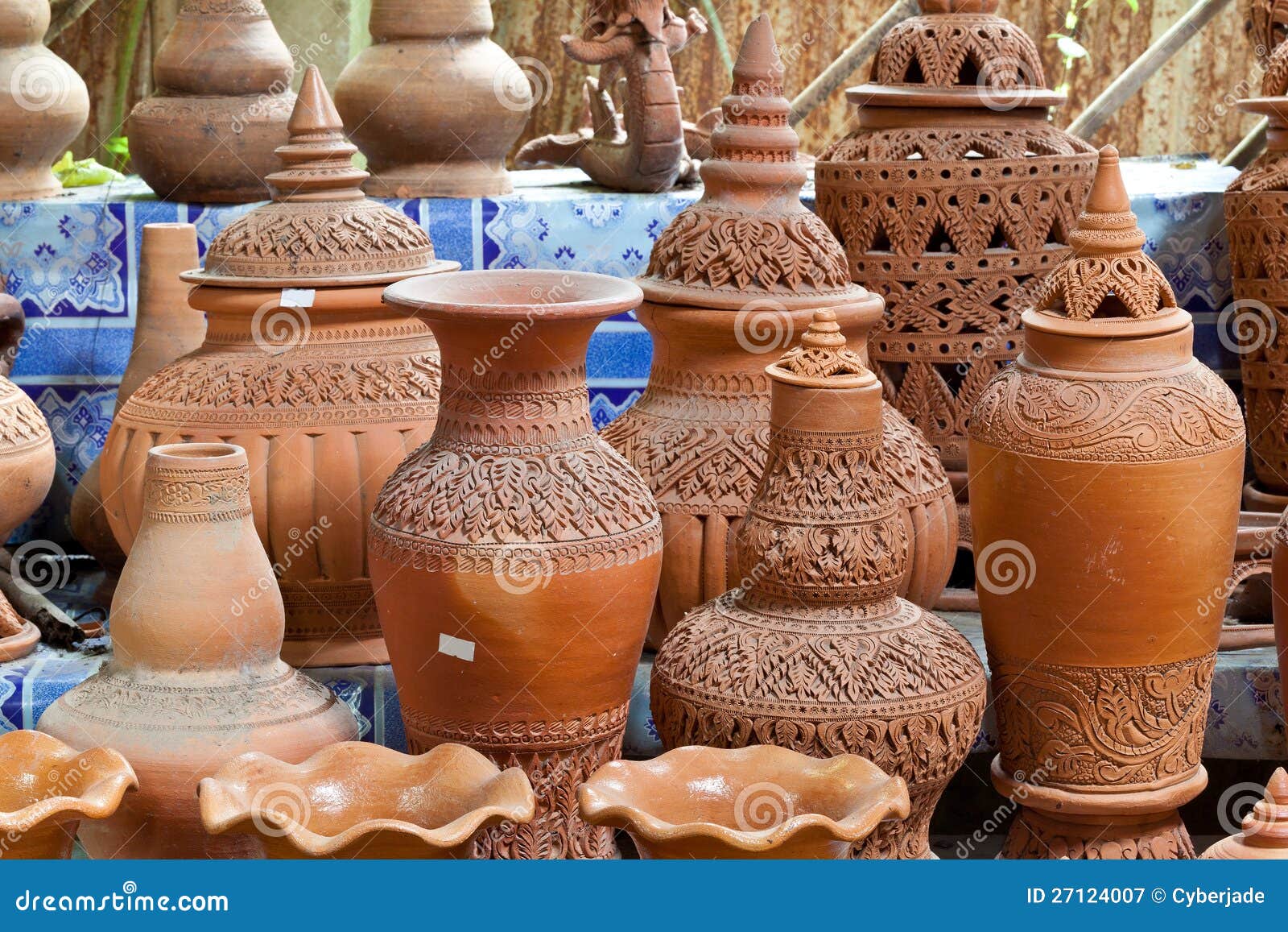 POT Di Argilla Handmade Delle Terraglie Vecchi Immagine Stock ...