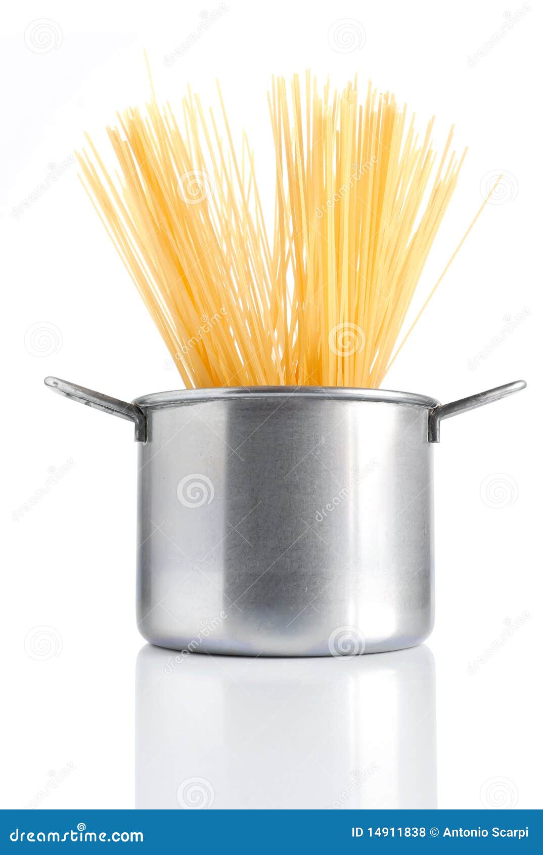 Pot with spaghetti stock photo. Image of studio, healthy - 14911838