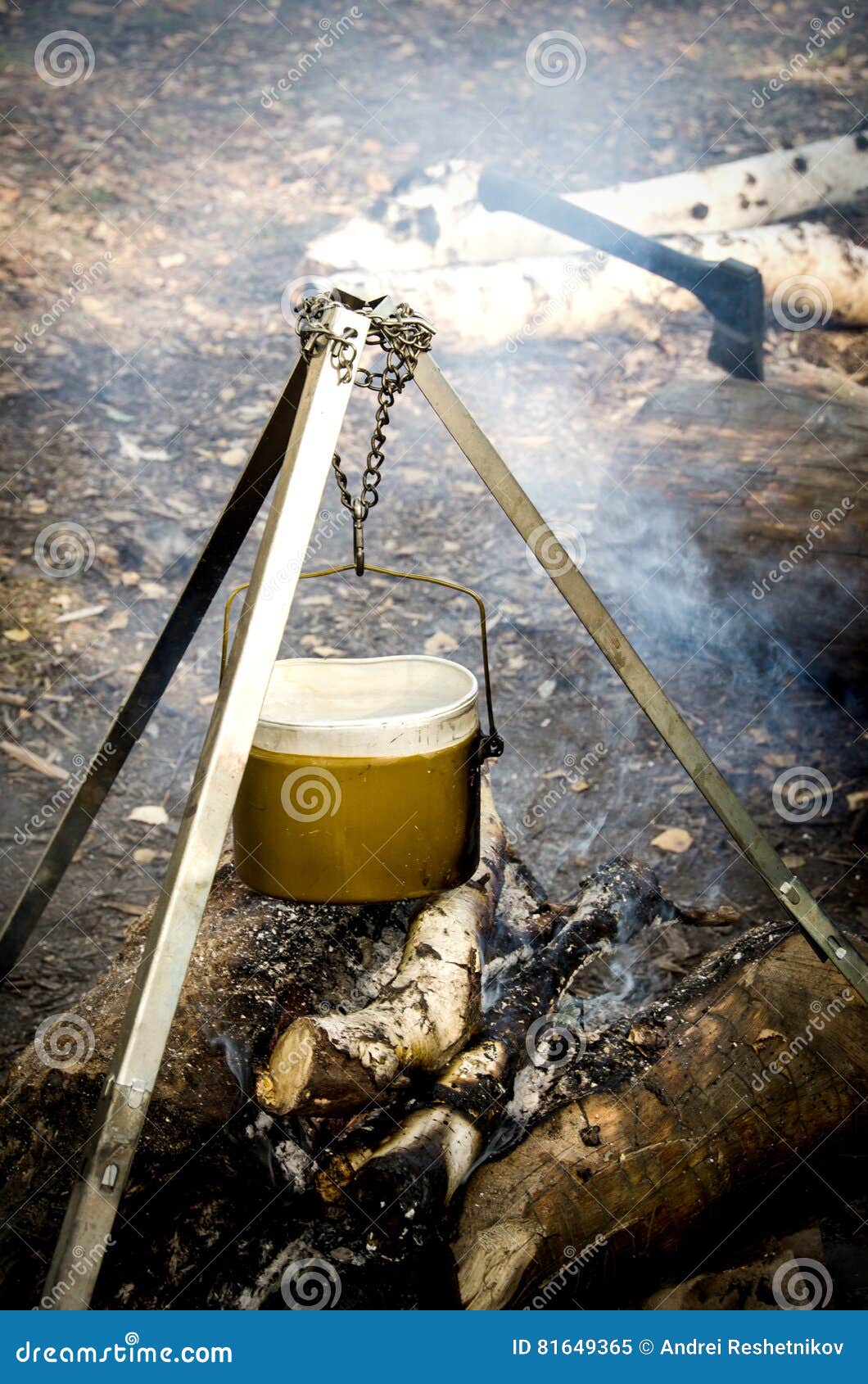 Pot tripod wood fire stock image. Image of material, nature - 81649365