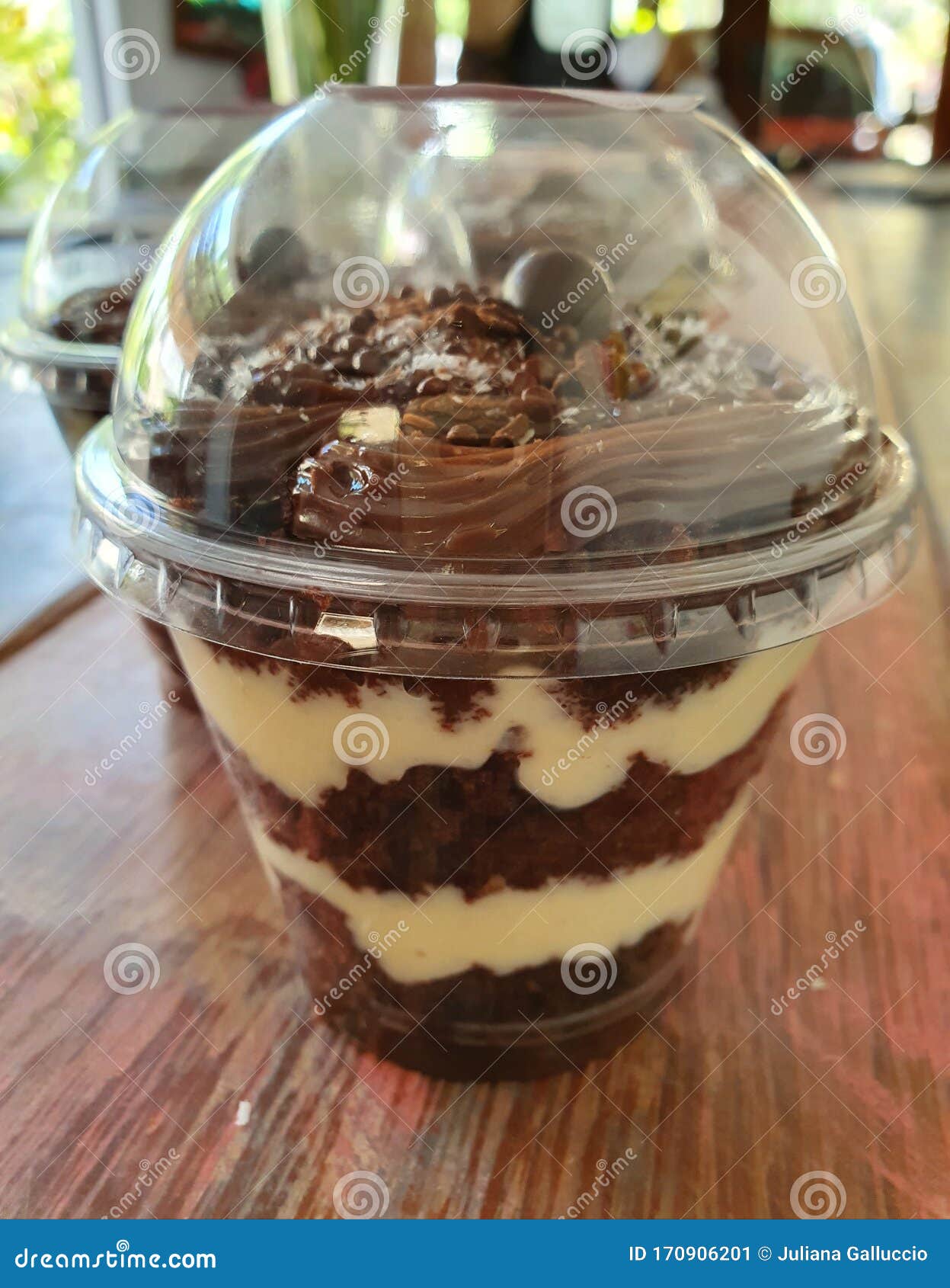 Pota De Chocolate Con Torta Imagen de archivo - Imagen de torta, dulce ...