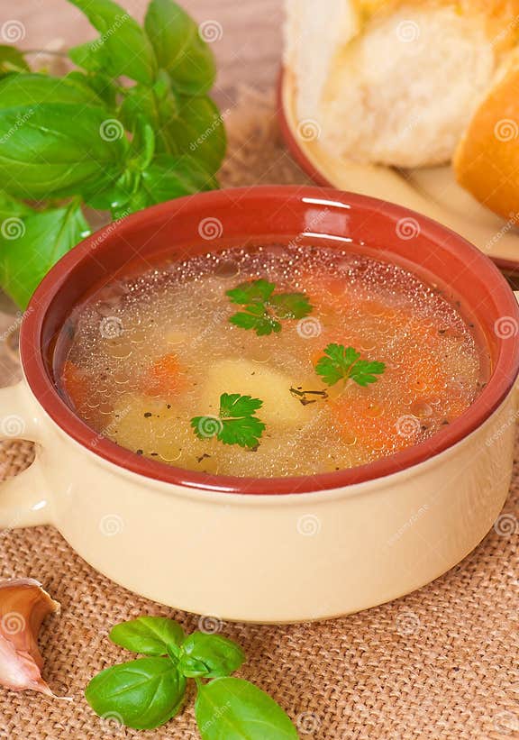 Potage au poulet photo stock. Image du pain, gourmet - 30751134