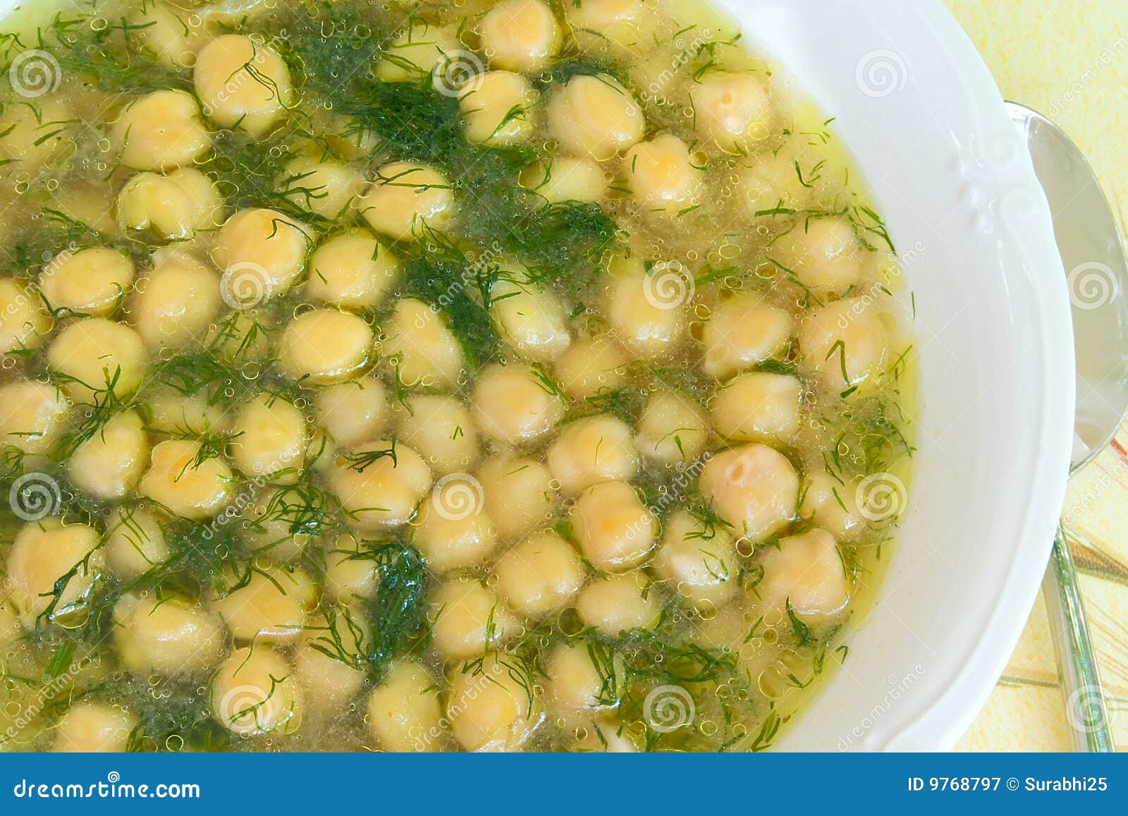 Potage avec le pois chiche image stock. Image du dîner - 9768797