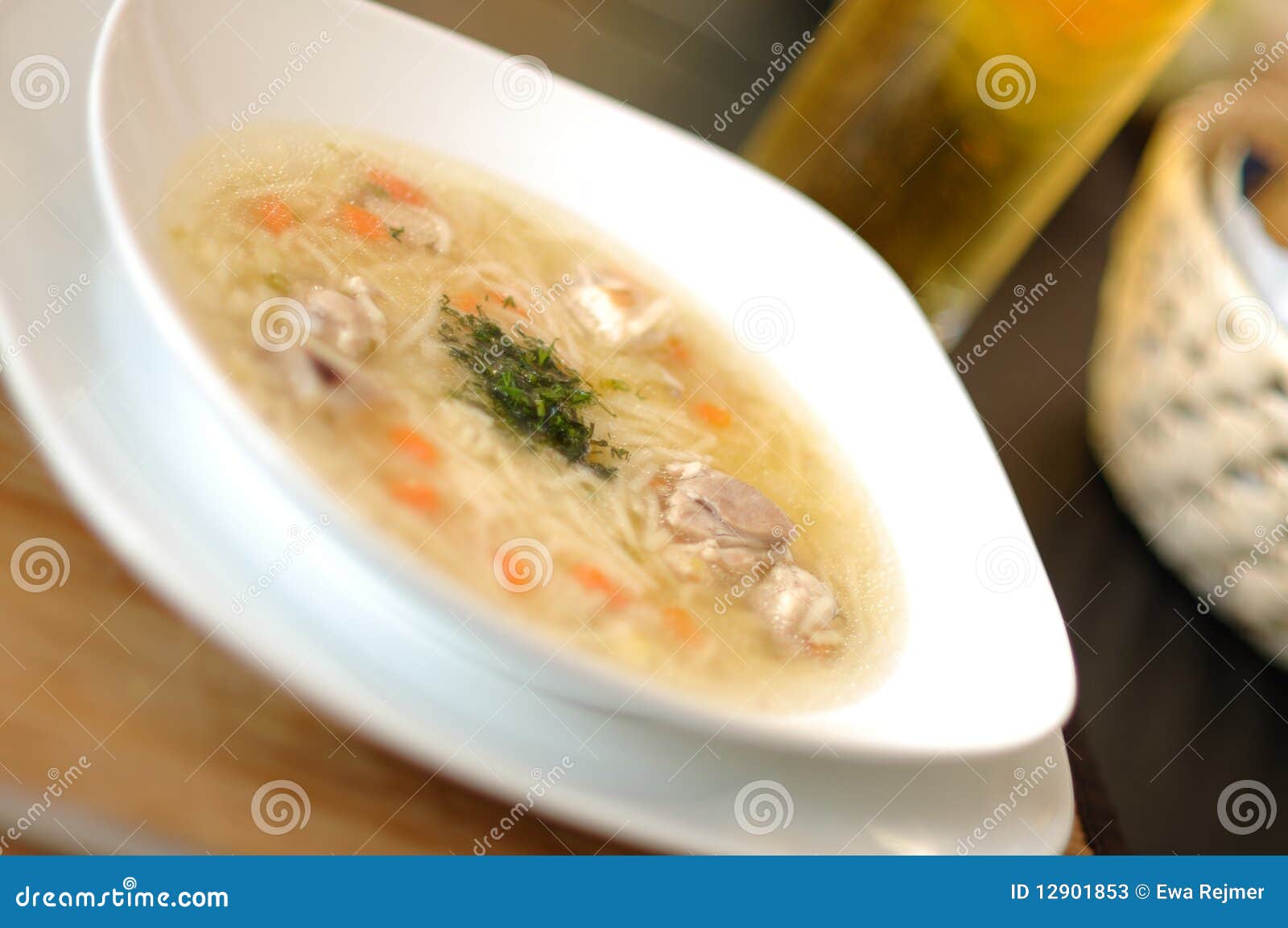 Potage de poulet image stock. Image du apéritif, plaque - 12901853