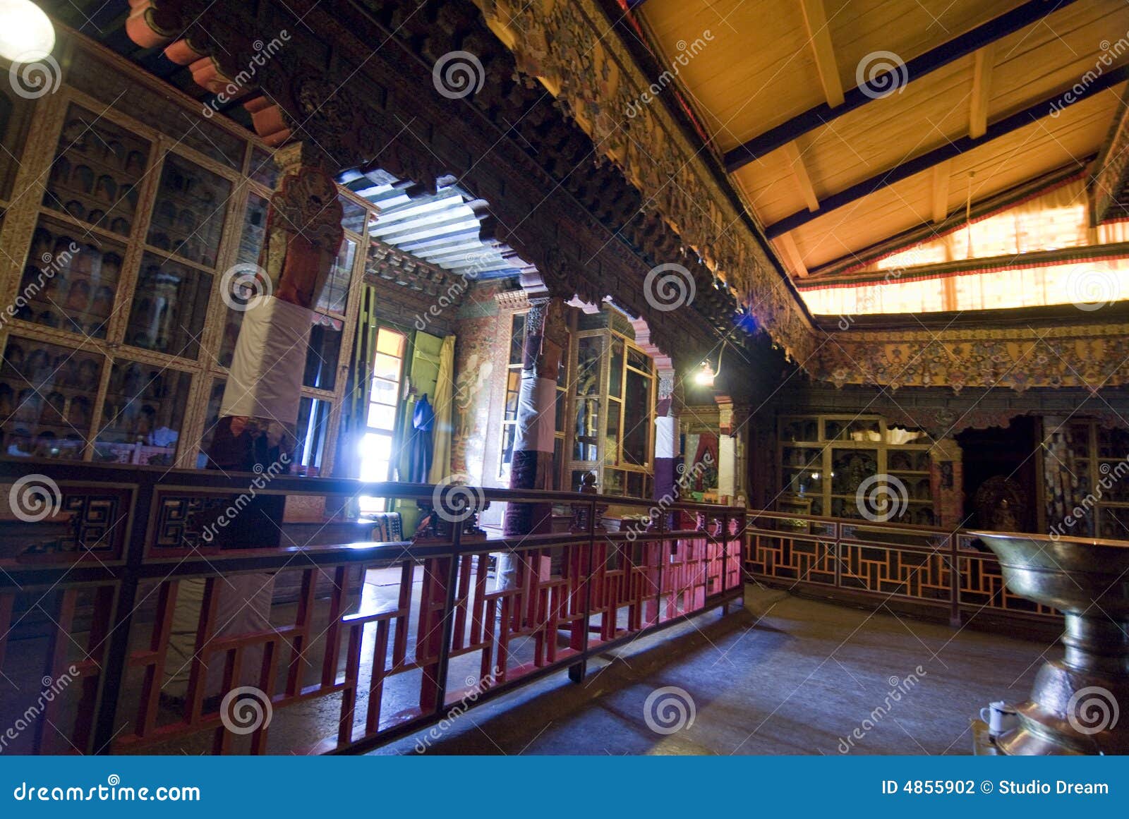 Potala Palace interior editorial photography. Image of windows - 4855902