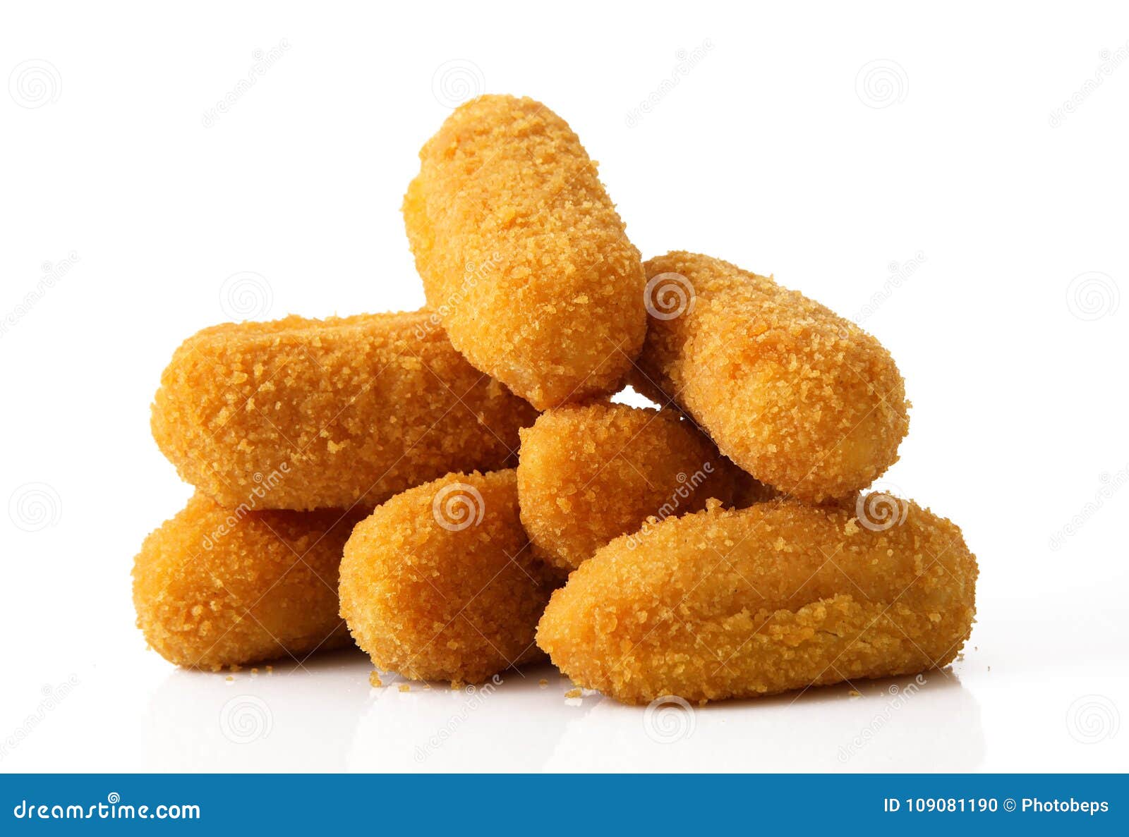 Potatisar Stekte Kroketter I Vit Bakgrund Arkivfoto - Bild av ...