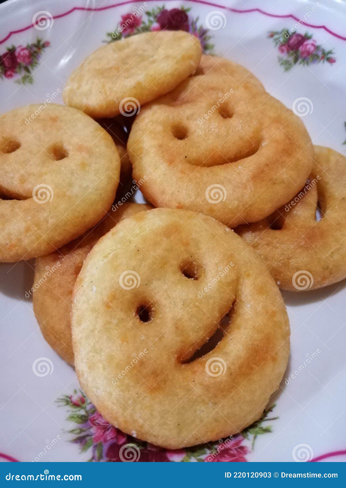 Potato smiley face stock image. Image of chocolate, snack - 220120903