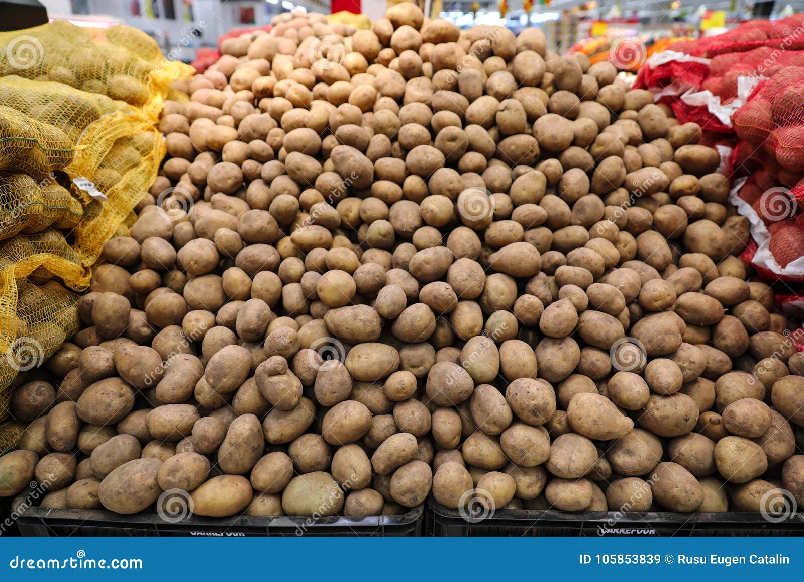 Potatos fresh bulck stock image. Image of spill, fresh - 105853839