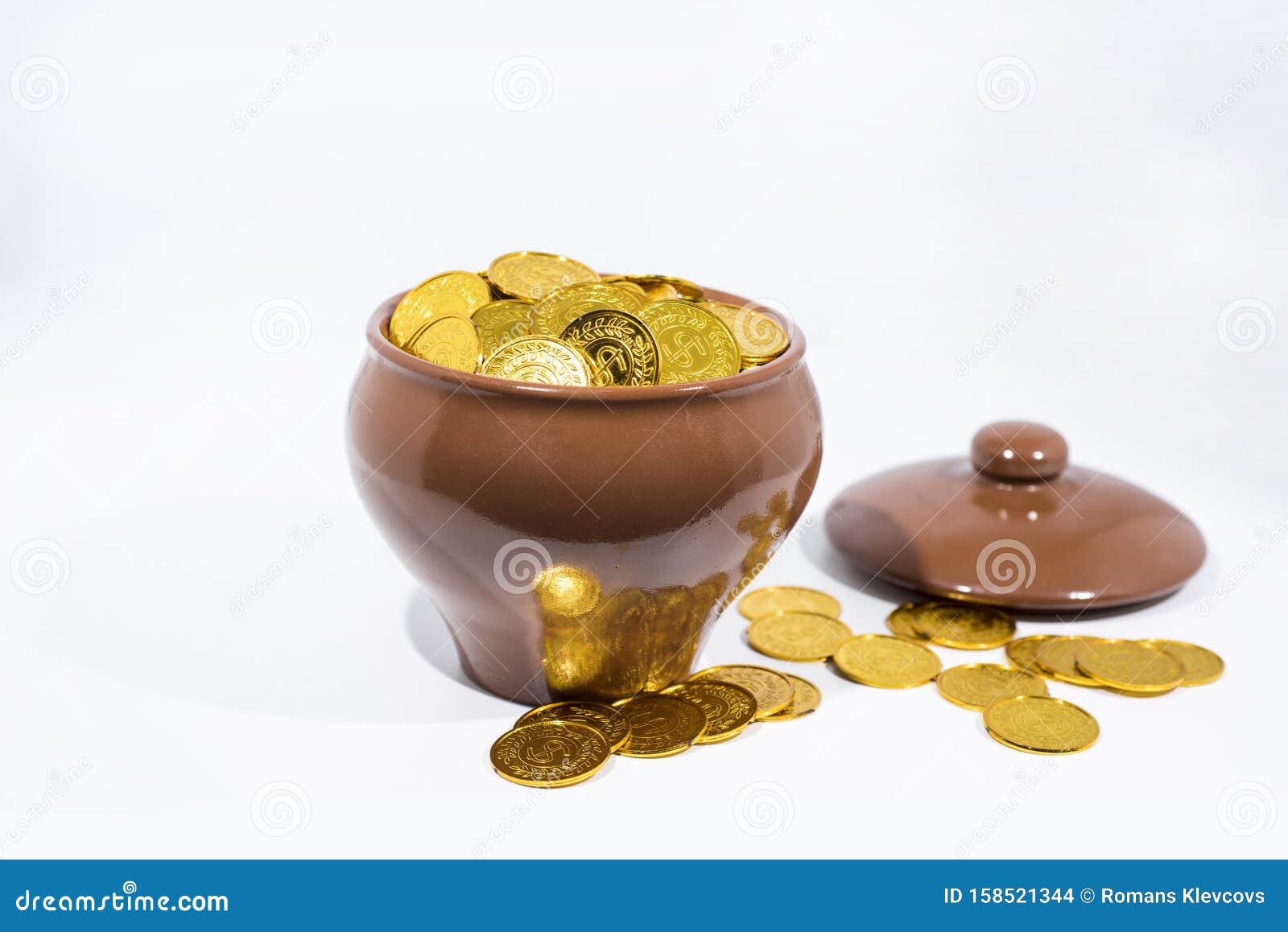 Pote Isolado Com Moedas De Ouro Foto Abstrata De Sorte Foto de Stock ...