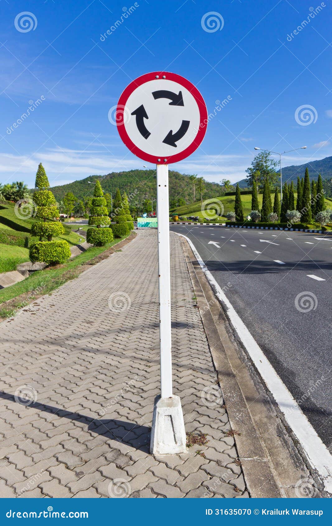 Poteau de signalisation photo stock. Image du vitesse - 31635070