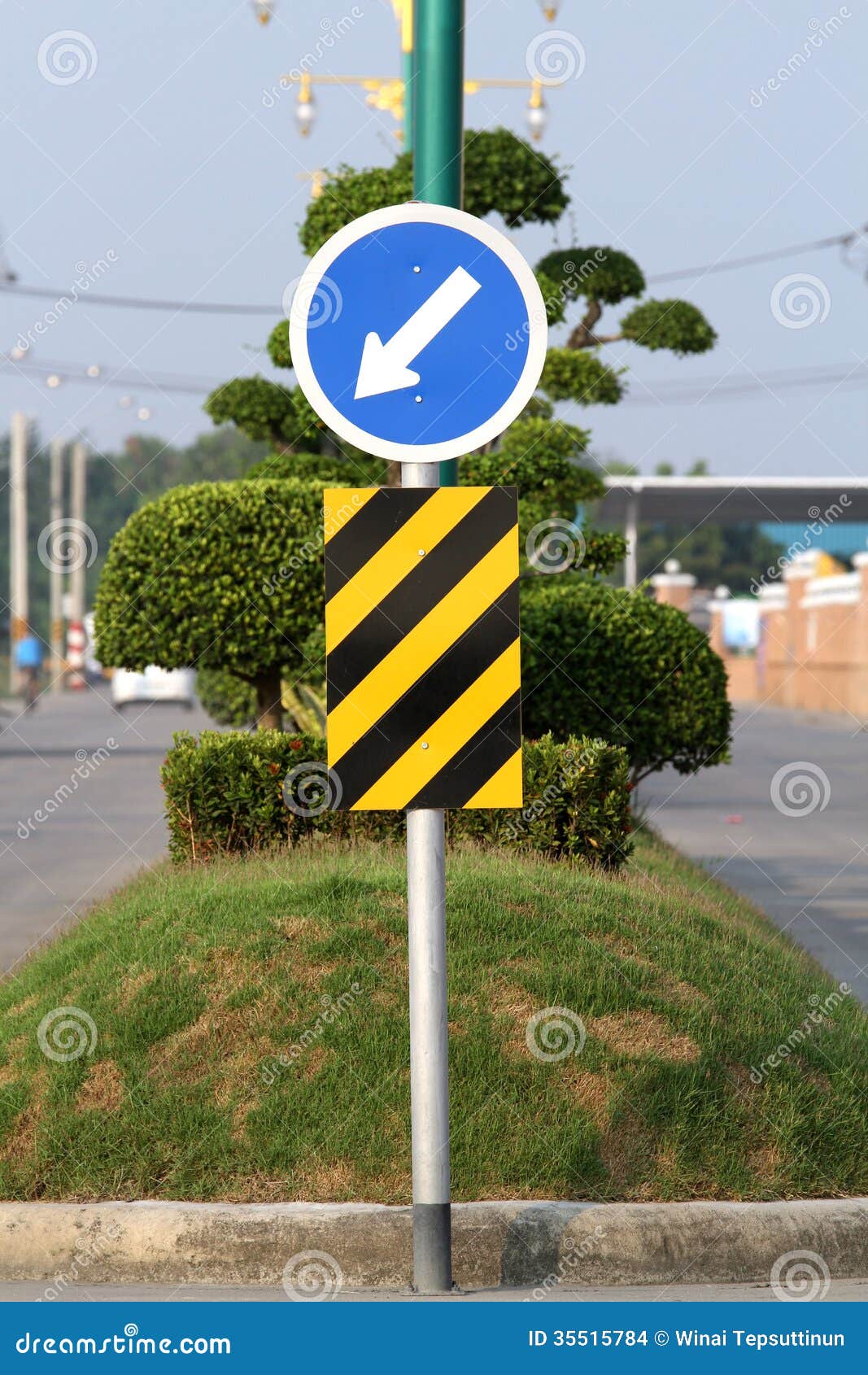Poteau de signalisation photo stock. Image du circulation - 35515784