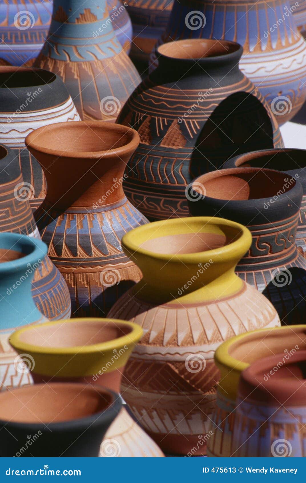 Poterie image stock. Image du peint, glacé, chocs, choc - 475613