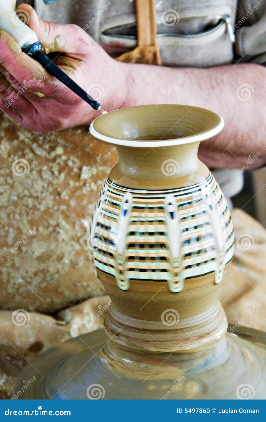 Potier photo stock. Image du noir, lignes, cuvette, modifié - 5497860