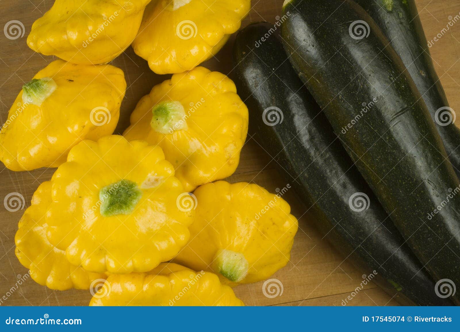 Potiron De Moelle /courgette De Courge Verte Et Jaune Photo stock ...