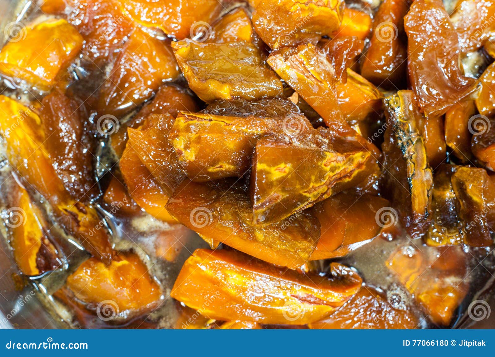 Potiron En Sirop Sur Le Plat Blanc Photo stock - Image du savoureux ...