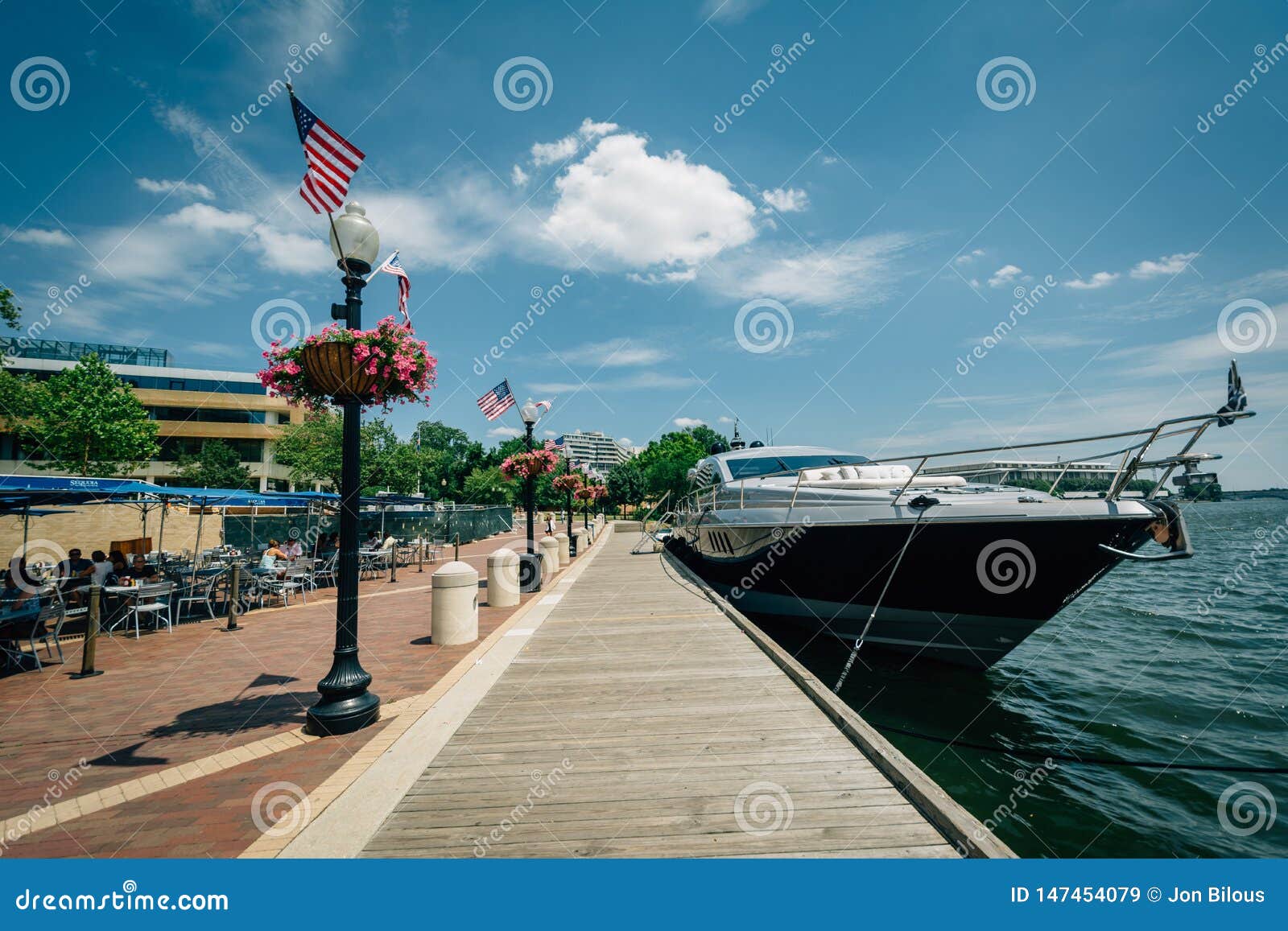 The Potomac River Waterfront in Georgetown, Washington, DC Editorial ...