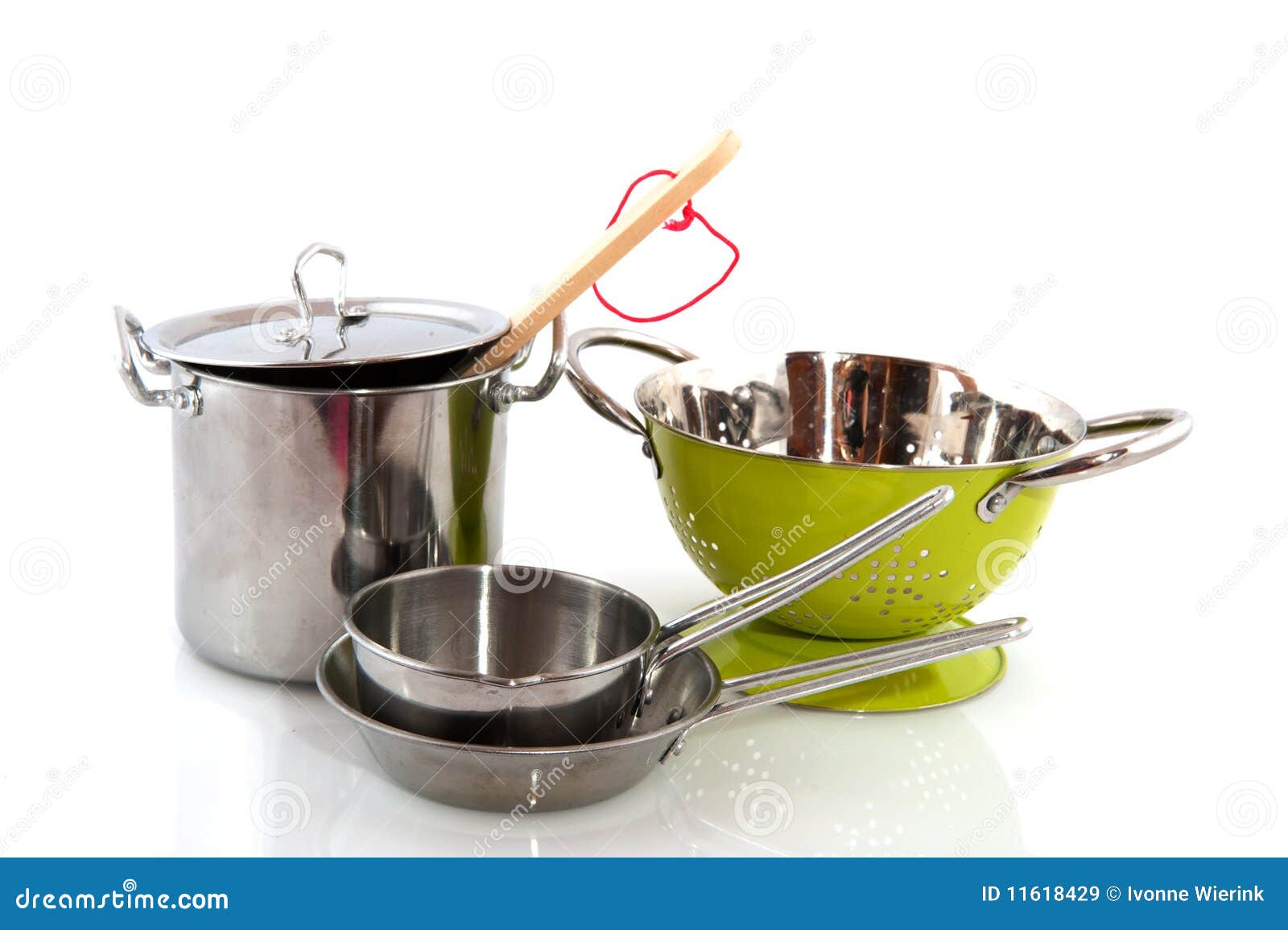 Potten en pannen stock afbeelding. Image of groen, zeef - 11618429