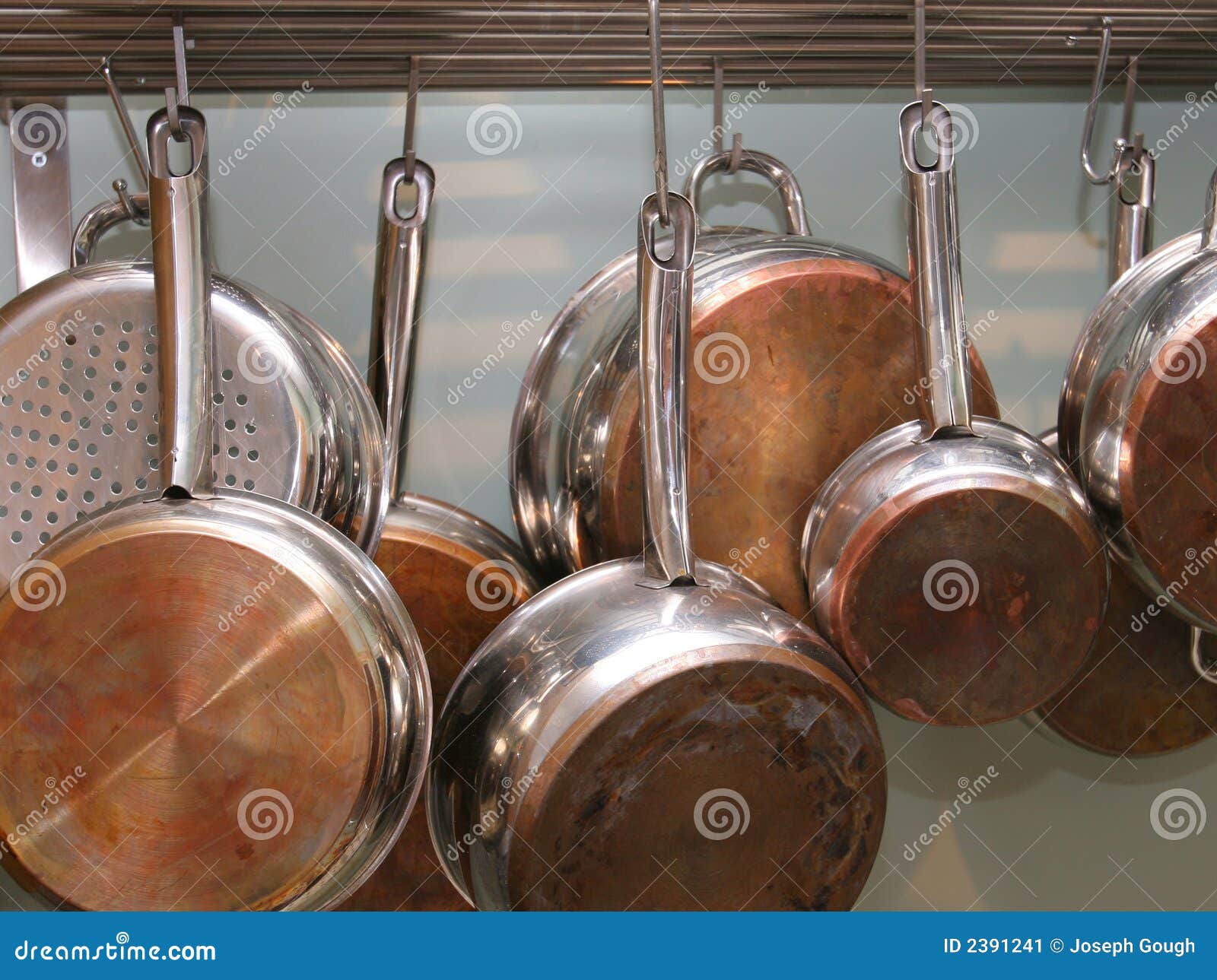 Potten en Pannen stock afbeelding. Image of potten, opslag - 2391241