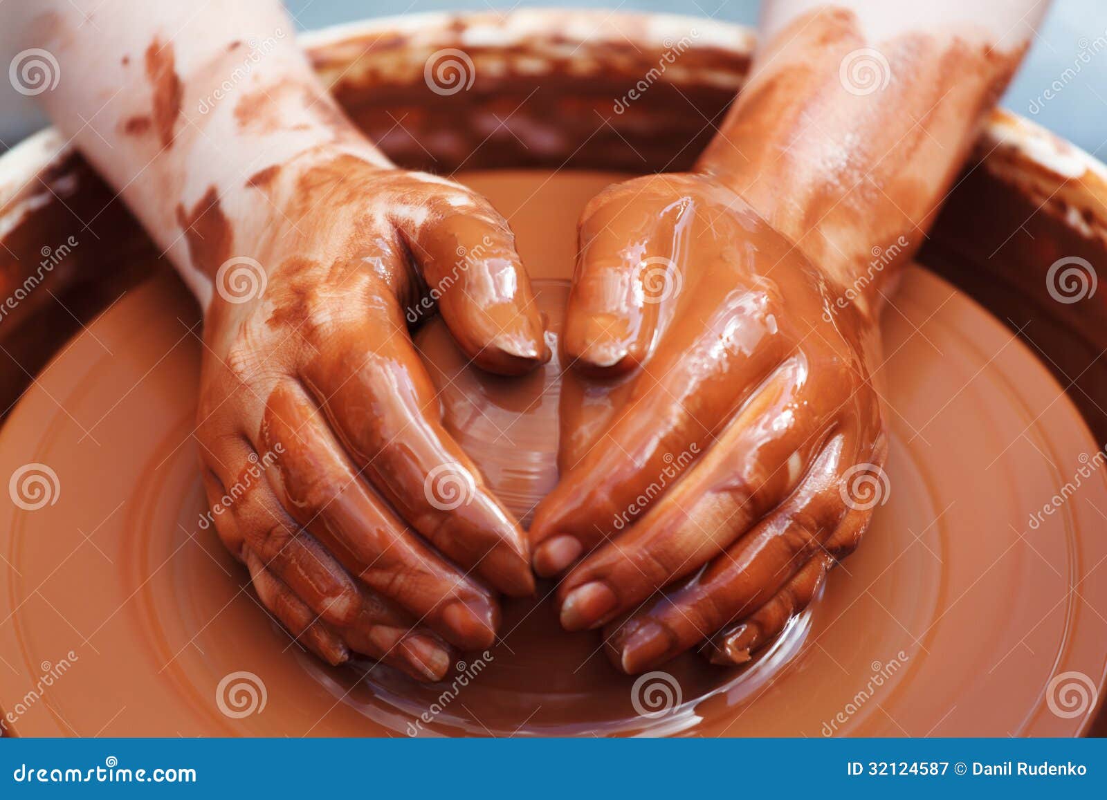 Potter making the pot stock image. Image of handicraft - 32124587