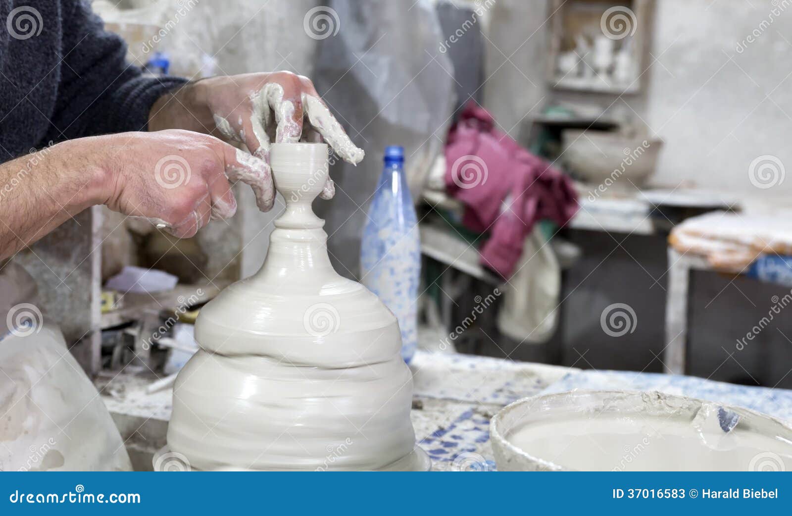 Potter at Work in a Pottery Stock Image - Image of creation, indoor ...