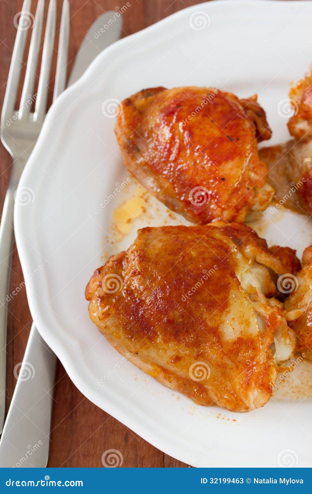 Poulet frit de plat image stock. Image du volaille, patte - 32199463