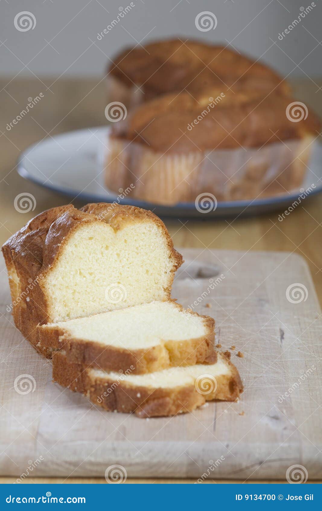 Pound Cake on Cutting Board 3063 Stock Photo - Image of dessert, bakery ...