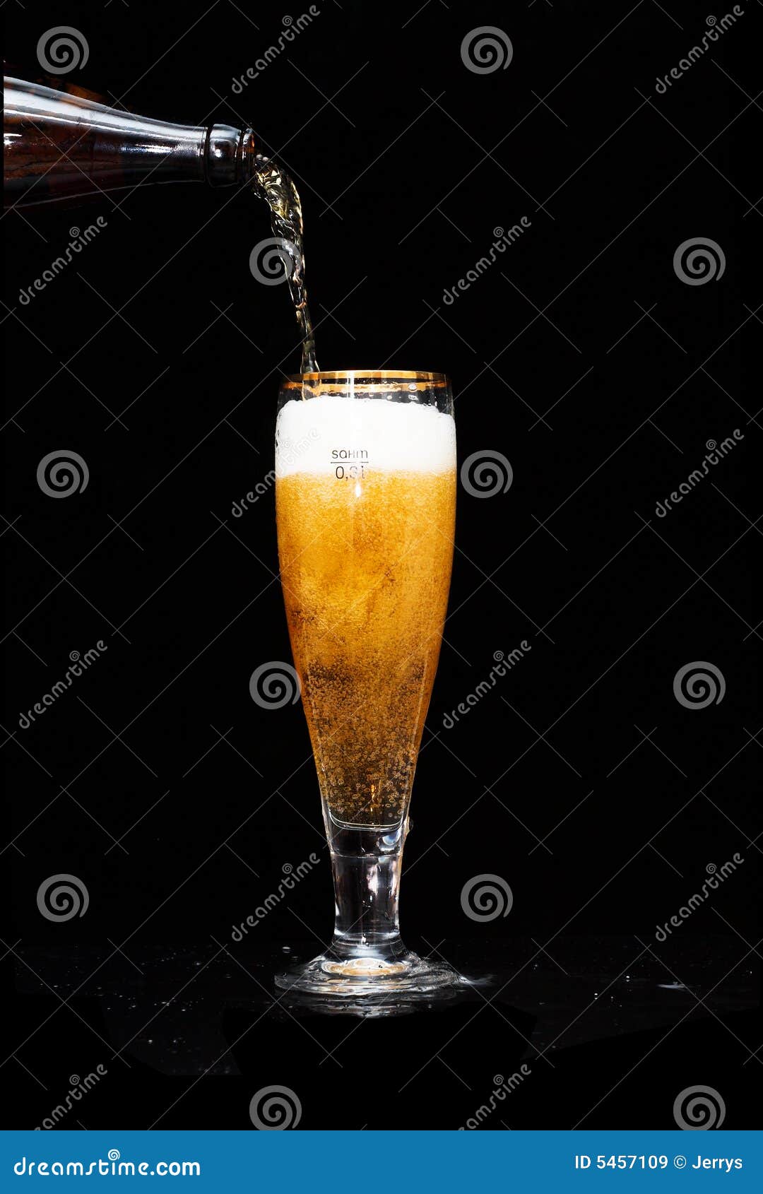 Pouring Picture. Image: 5457109