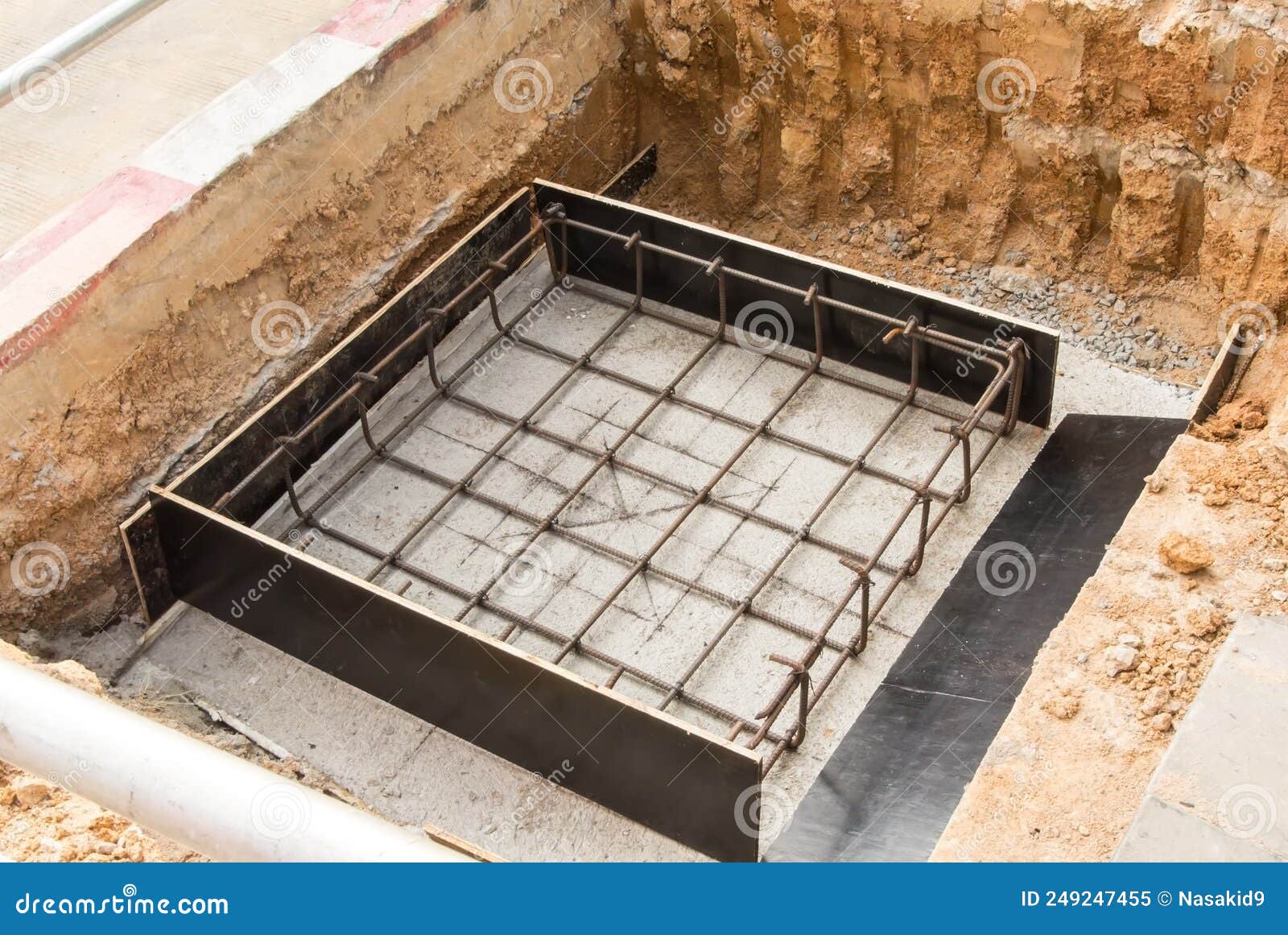 Pouring Beam with Cement or Concrete Stock Image - Image of heavy ...