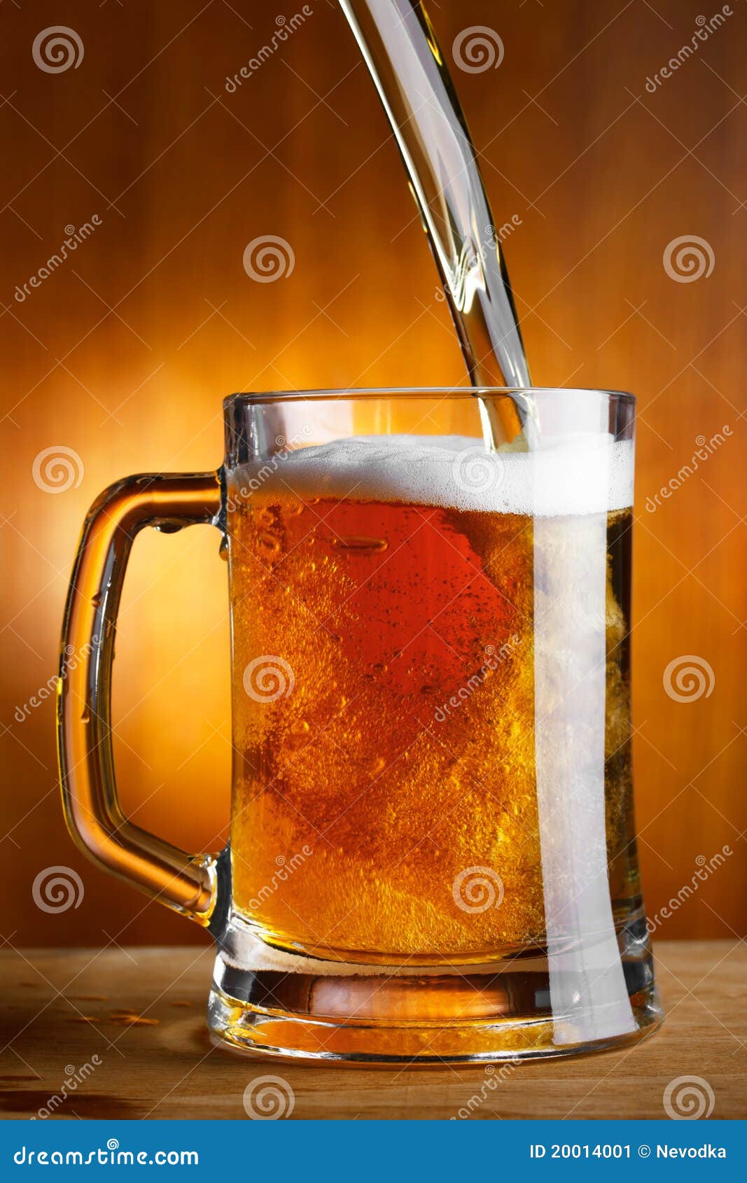 Pouring beer stock image. Image of foam, golden, background - 20014001