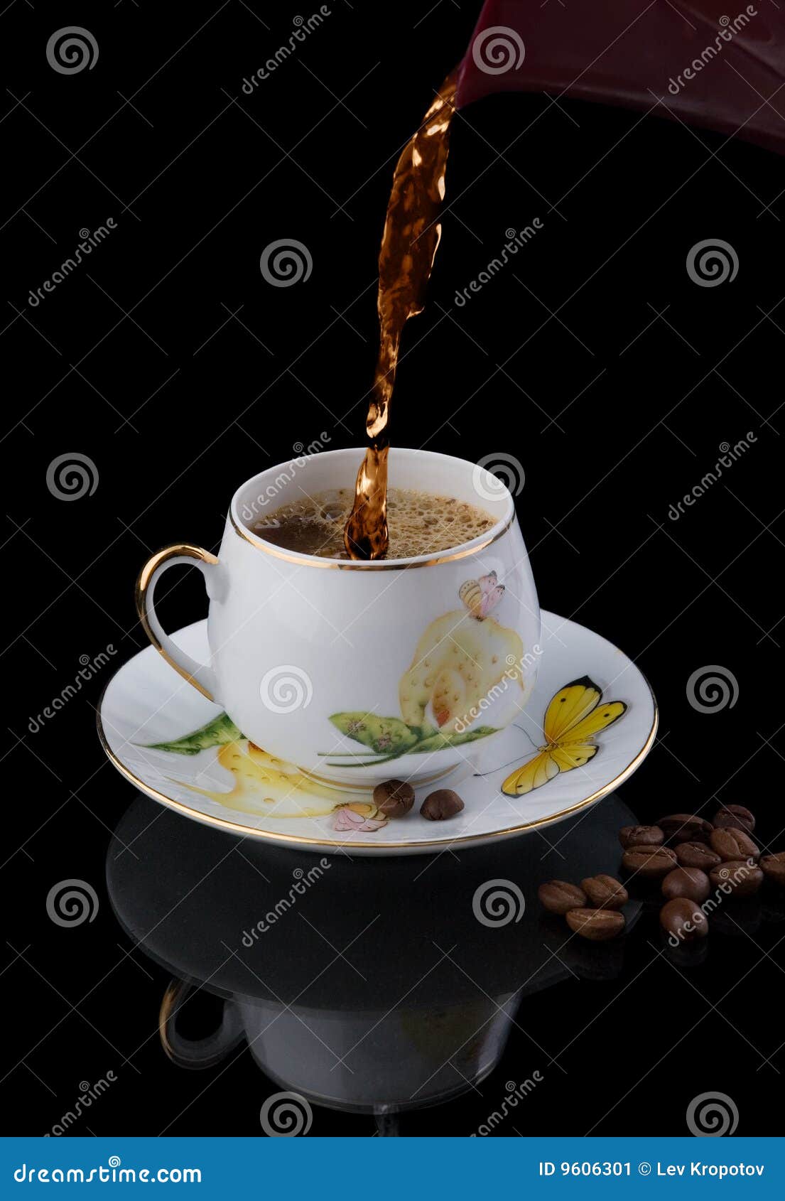 Pouring coffee stock image. Image of bubbles, pouring - 9606301