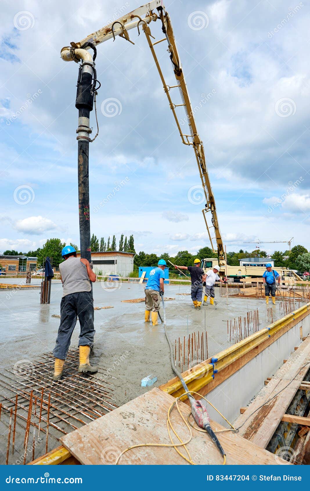 Pouring concrete editorial stock image. Image of contractor - 83447204