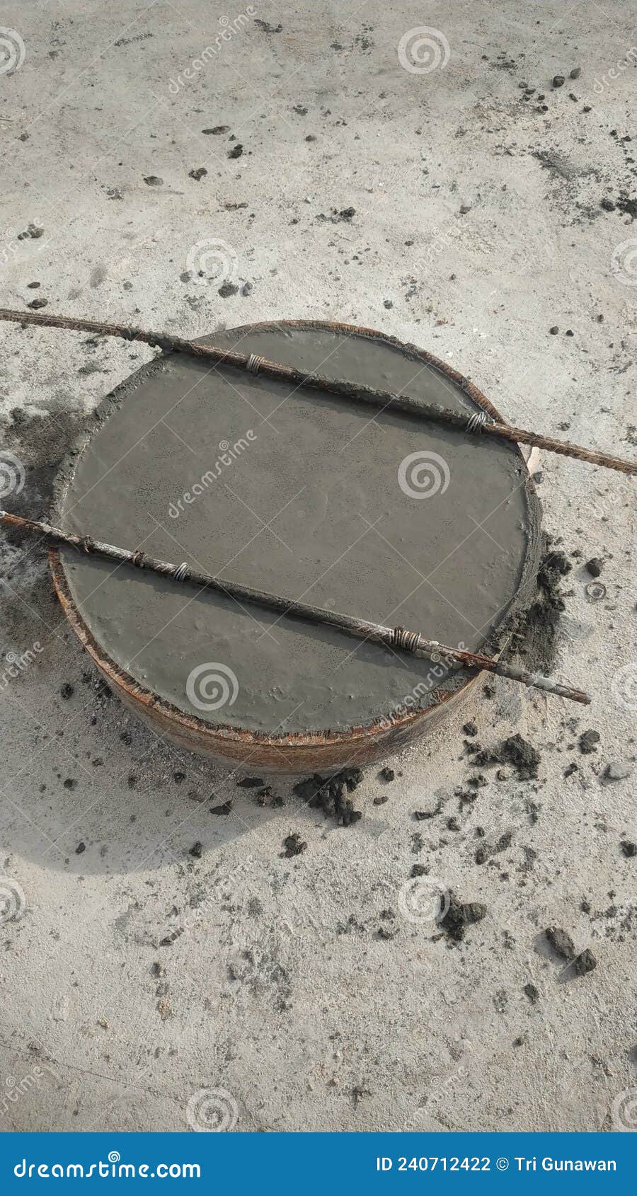 Pouring Concrete Pile Head Treatment Stock Photo - Image of pouring ...