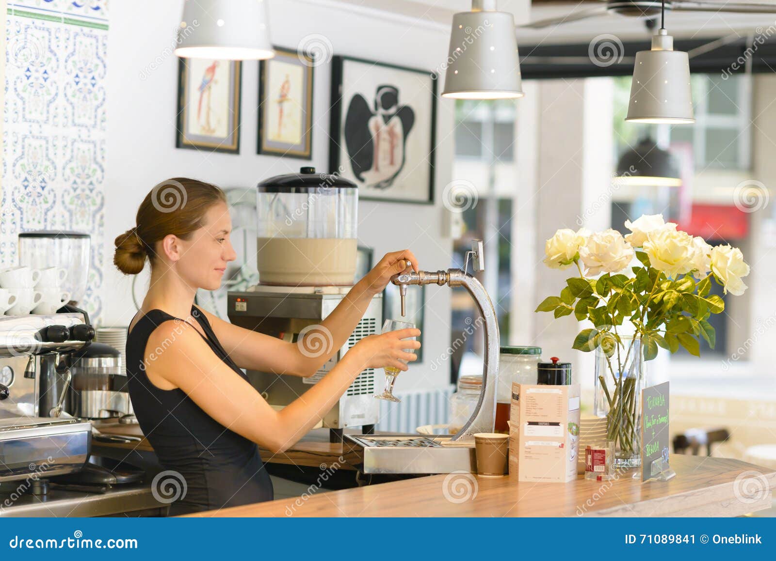 Pouring Draft Beer in a Bar Editorial Photo - Image of metallic ...
