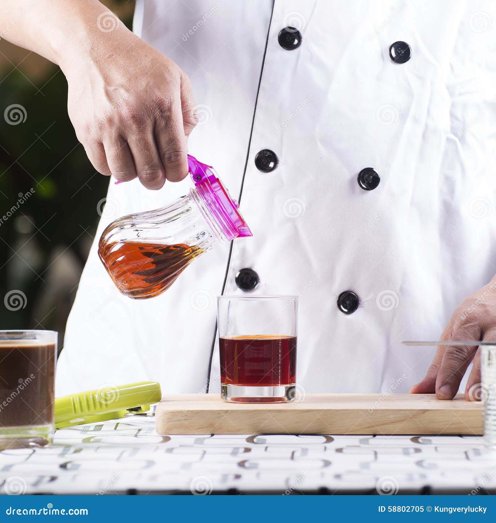 Pouring Syrup To Cup of Tea Stock Image - Image of pour, organic: 58802705