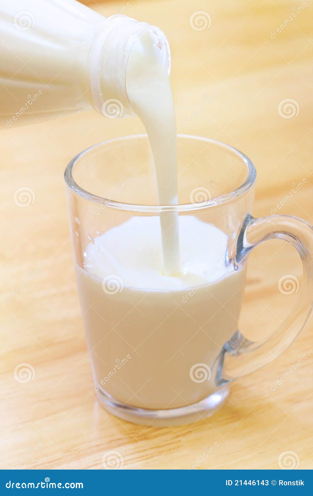 Pouring Yoghurt Into A Glass Stock Photos - Image: 21446143