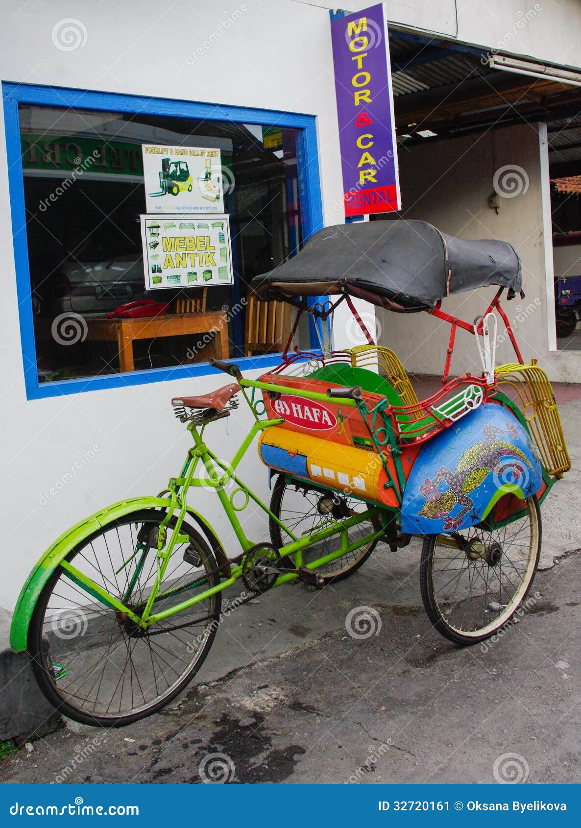 Pousse-pousse cyclo photo éditorial. Image du asie, vélo - 32720161