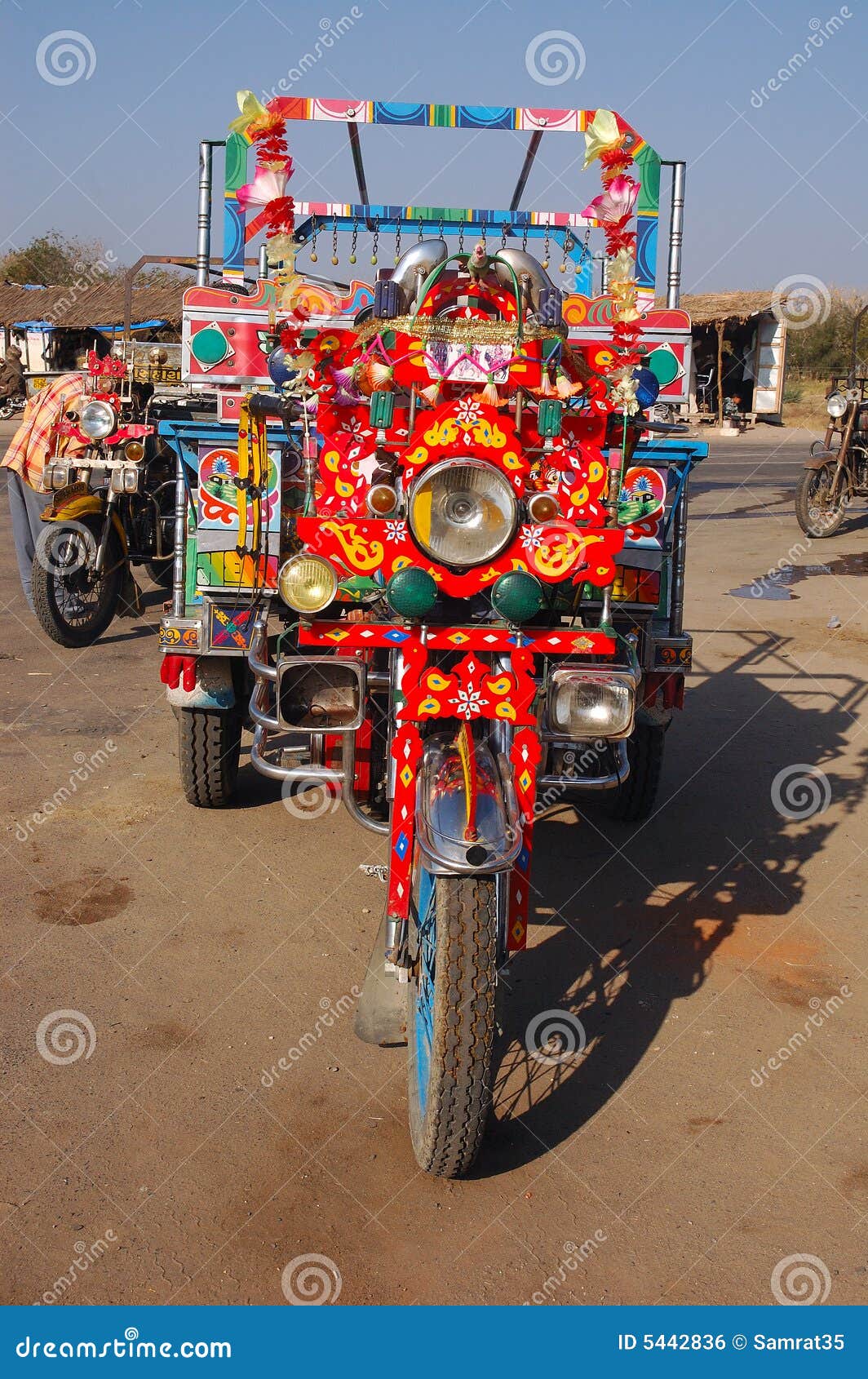 Pousse-pousse Indien De Moteur Photo stock - Image du transport, trappe ...