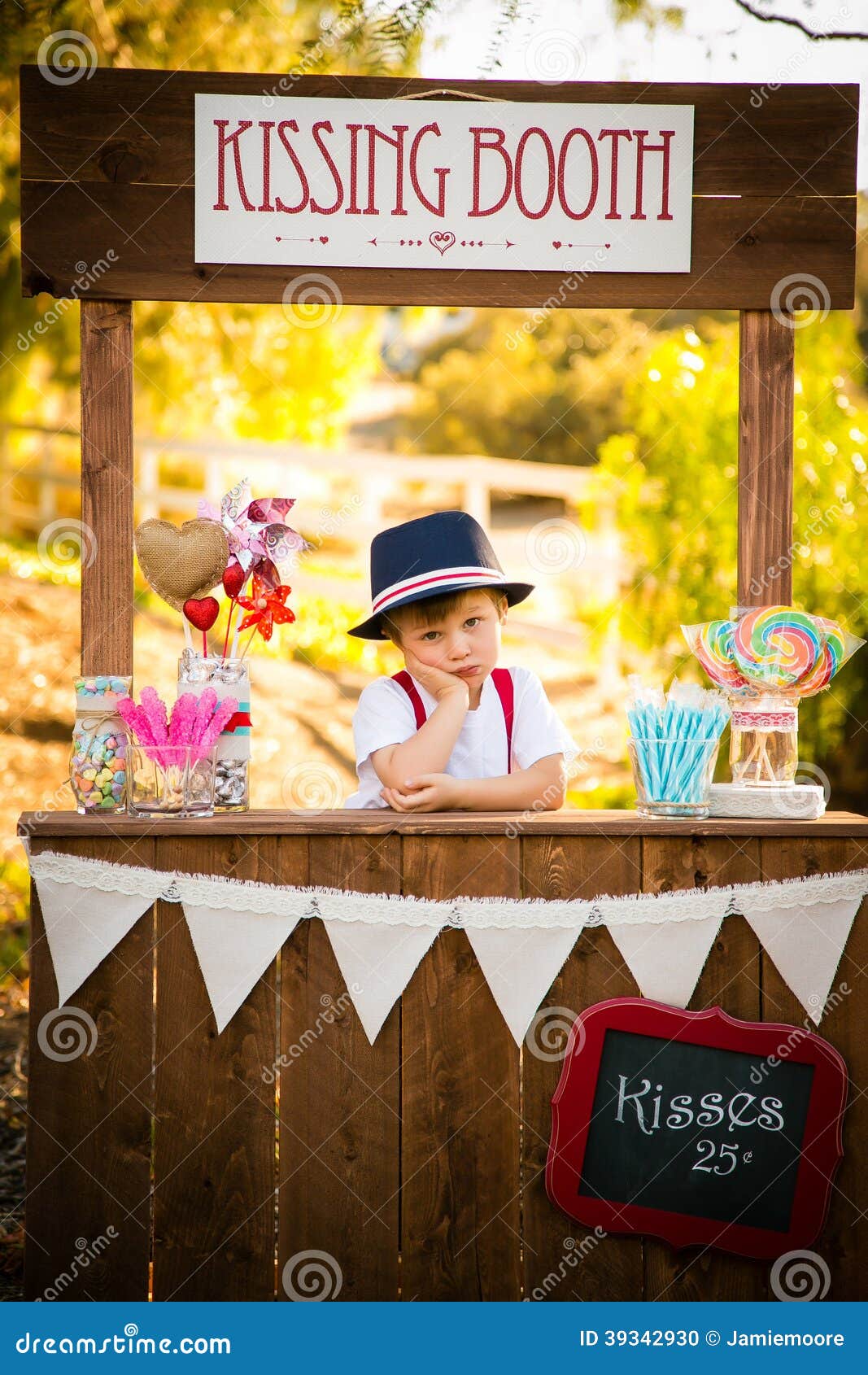 Kissing Booth Stock Photography | CartoonDealer.com #39342932