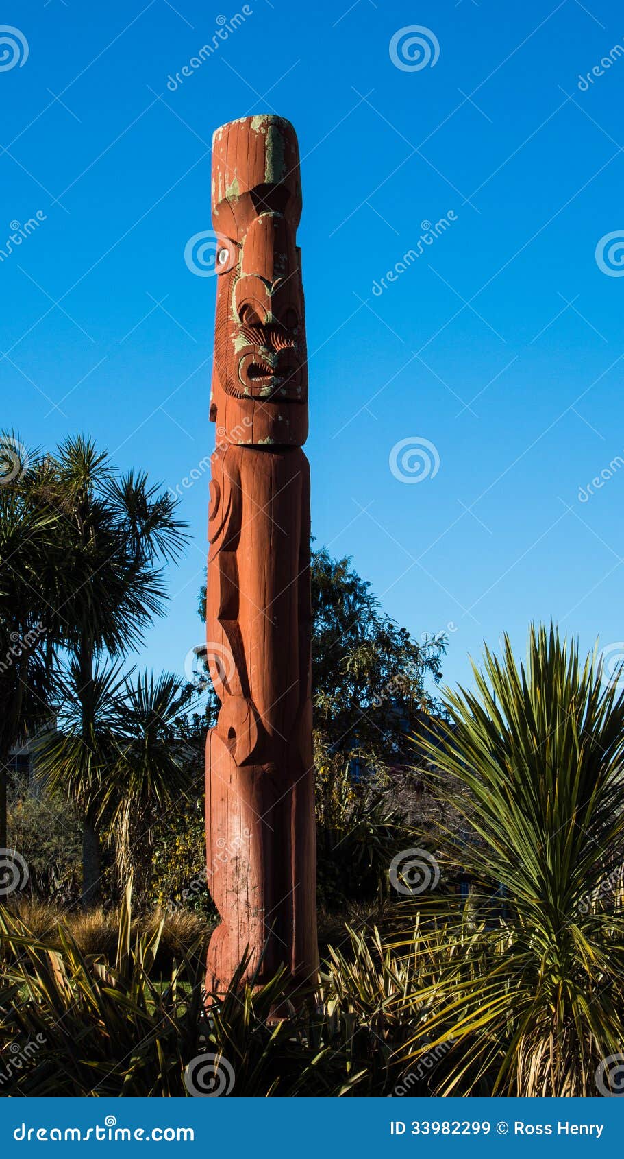 Pouwhenua Post editorial stock image. Image of carving - 33982299