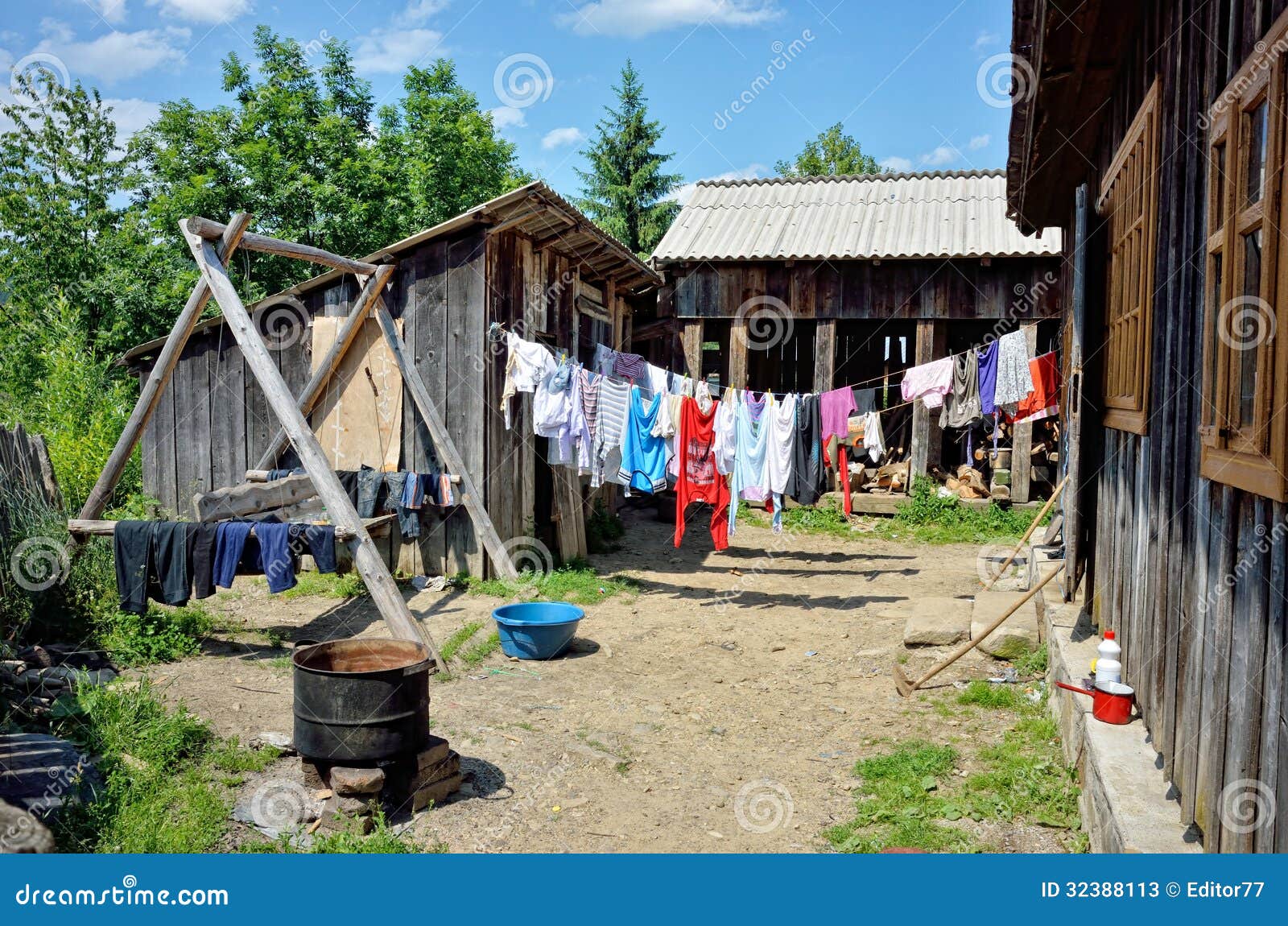Poverty in Romania editorial stock photo. Image of courtyard - 32388113