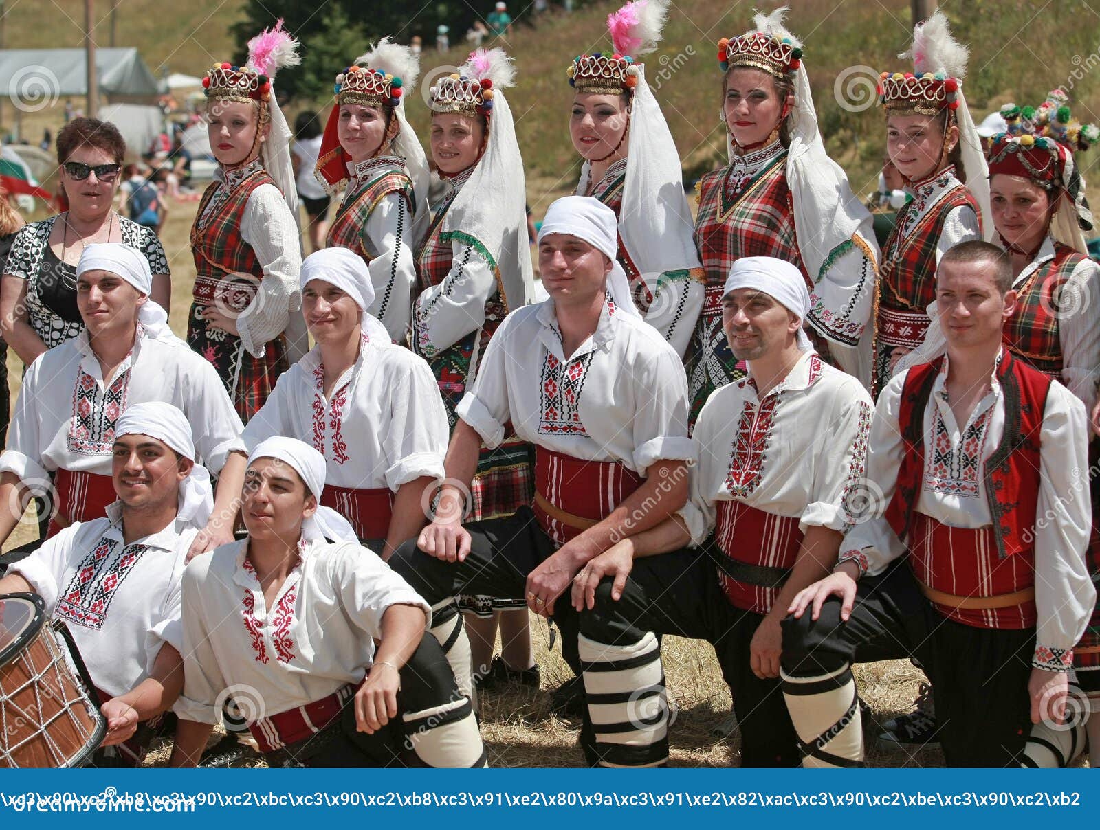 Povos No Traje Popular Tradicional Imagem Editorial - Imagem de nave ...