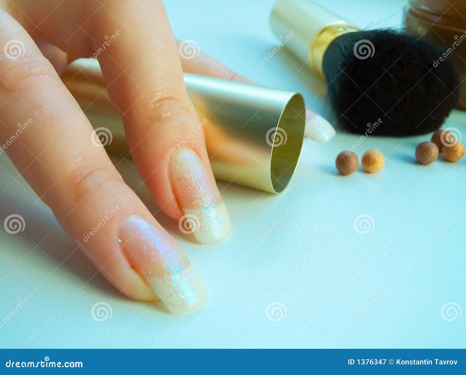 Powder And Hand Picture. Image: 1376347