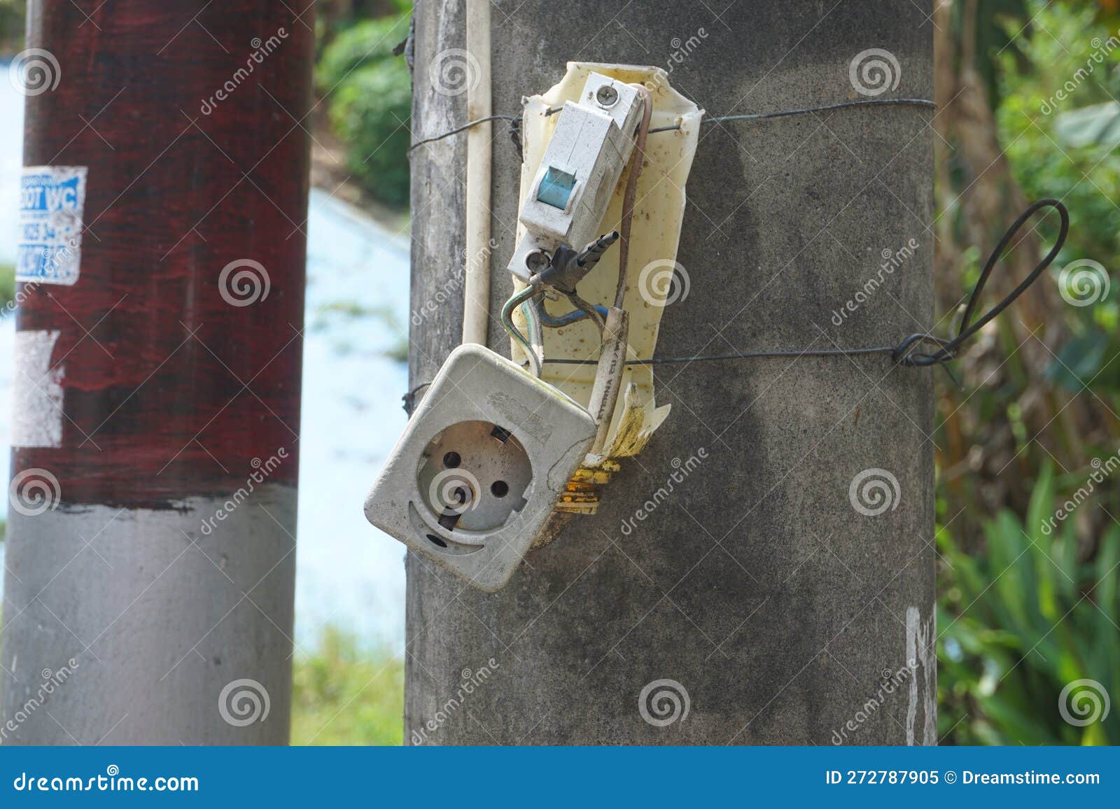 The power plug is broken stock image. Image of wall - 272787905